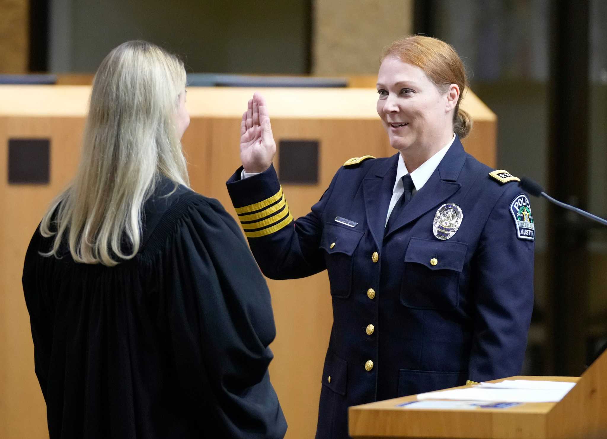 Austin Police Chief Lisa Davis sworn in during ceremony at city hall