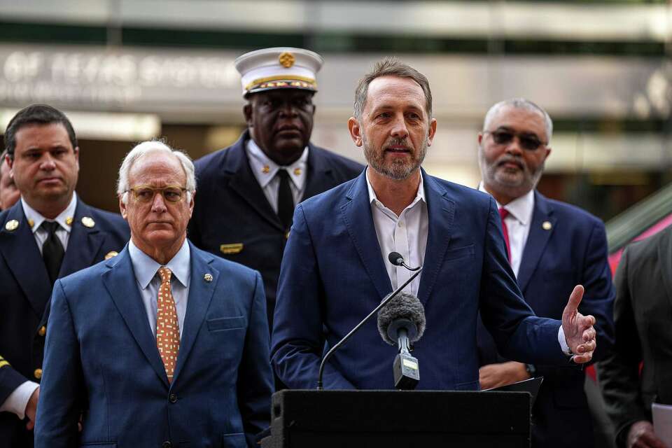 What is a commissioners court in Texas — and what power does it have?