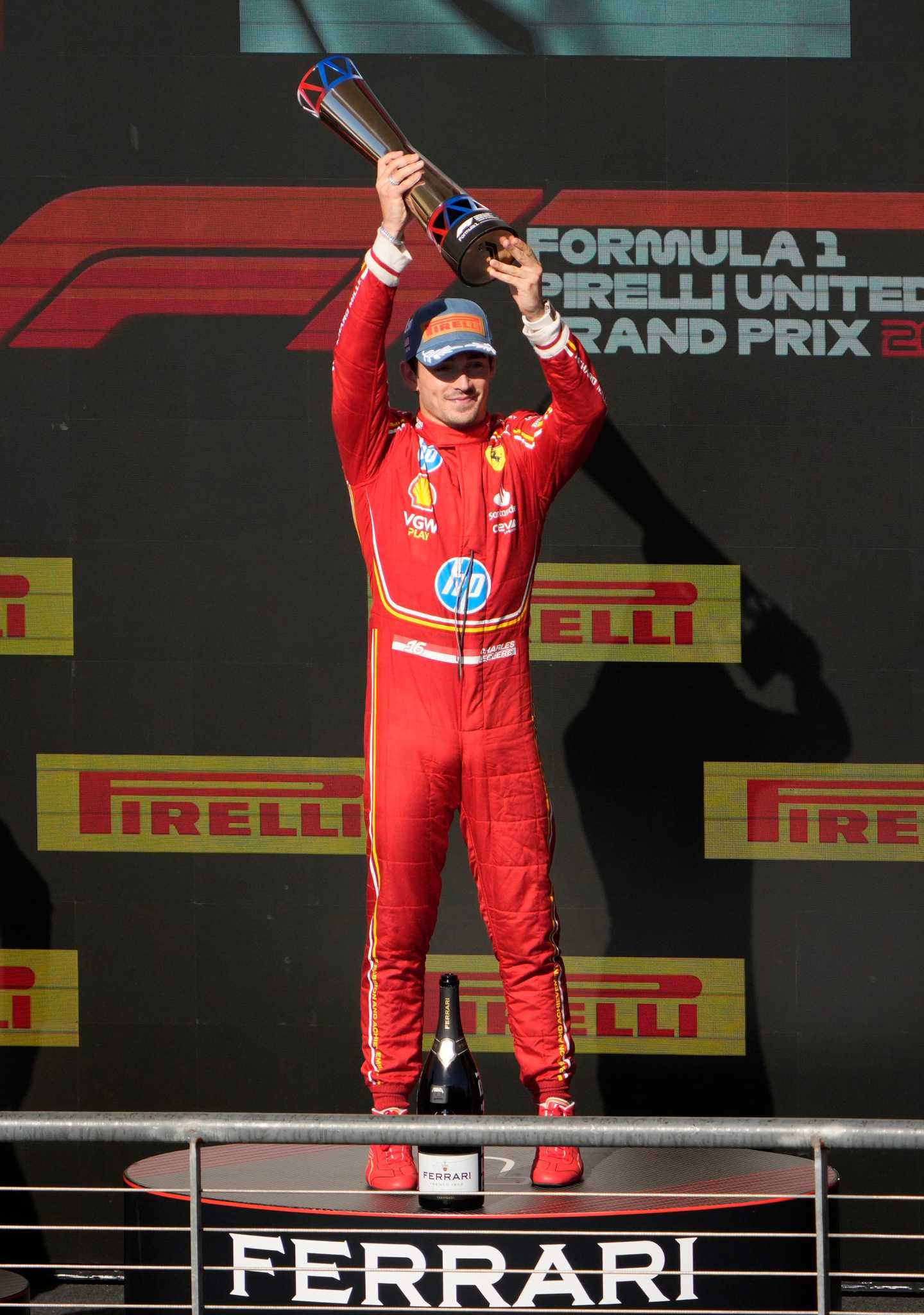 F1 drivers race in Pirelli U.S. Grand Prix at Circuit of the Americas