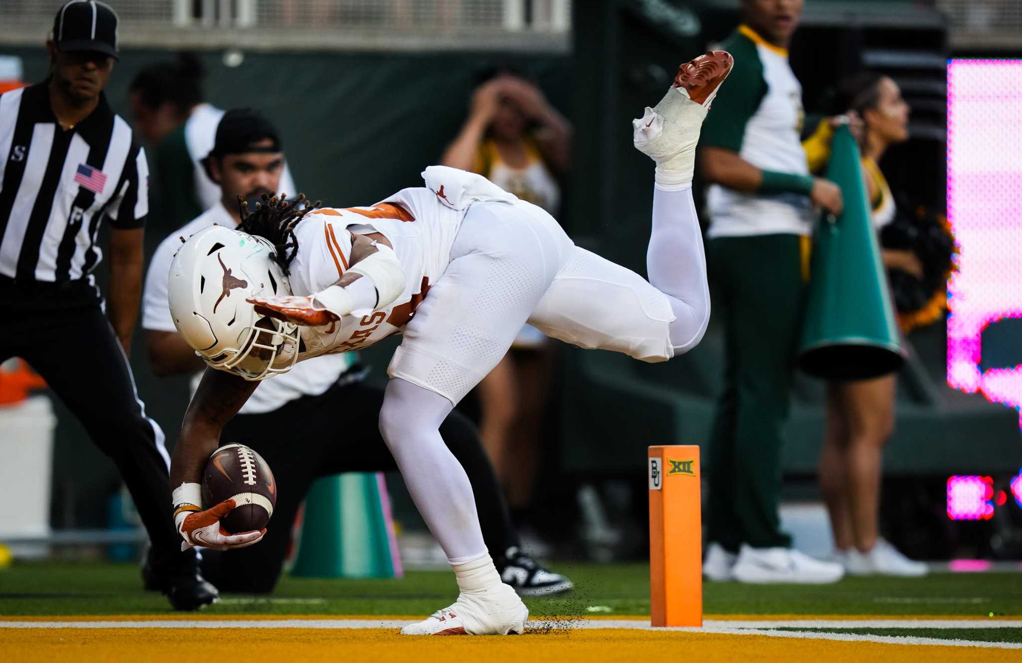Texas beats Baylor in first conference game of 2023 football season