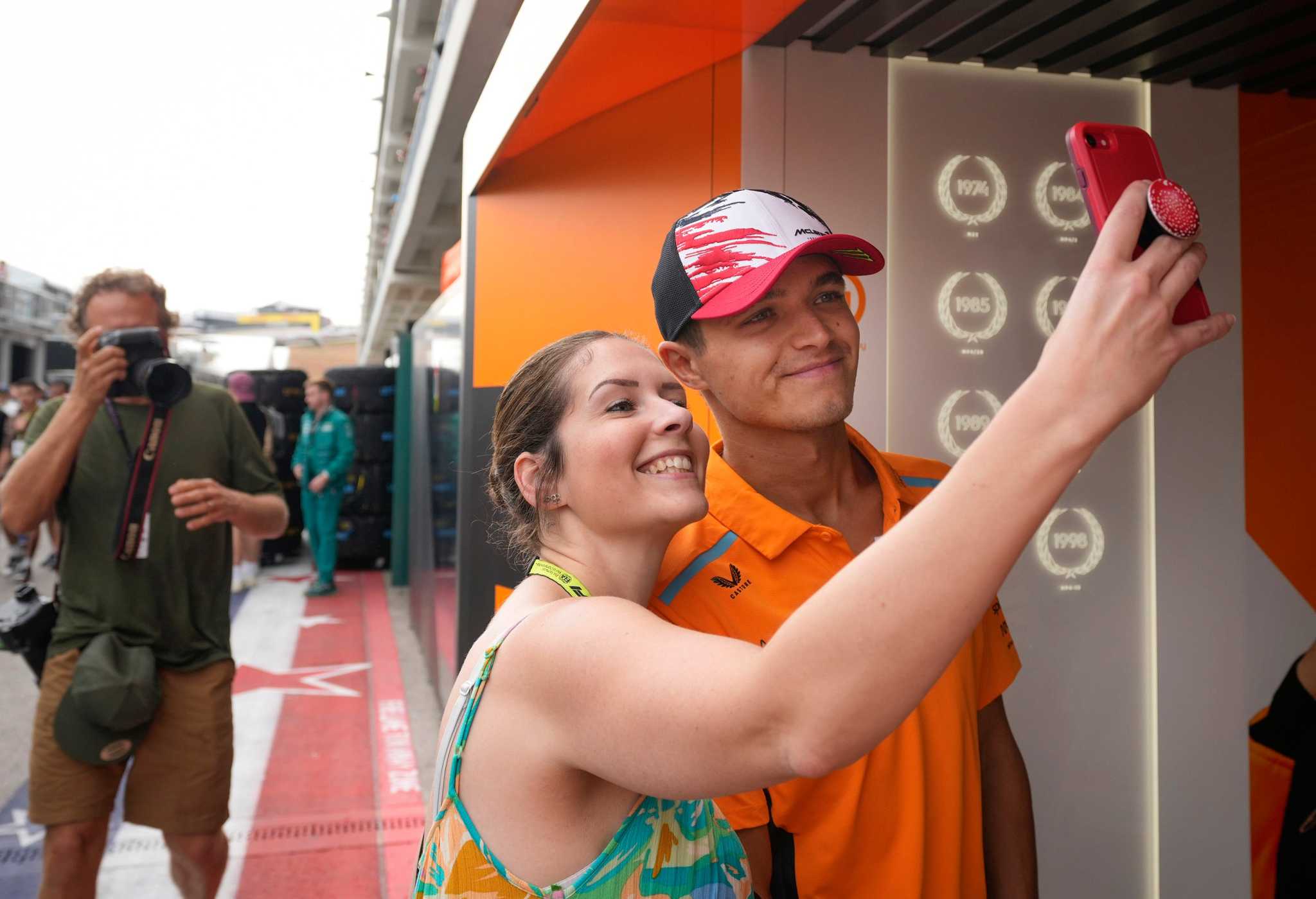 F1 fans arrive in Austin for practice laps ahead of U.S. Grand Prix