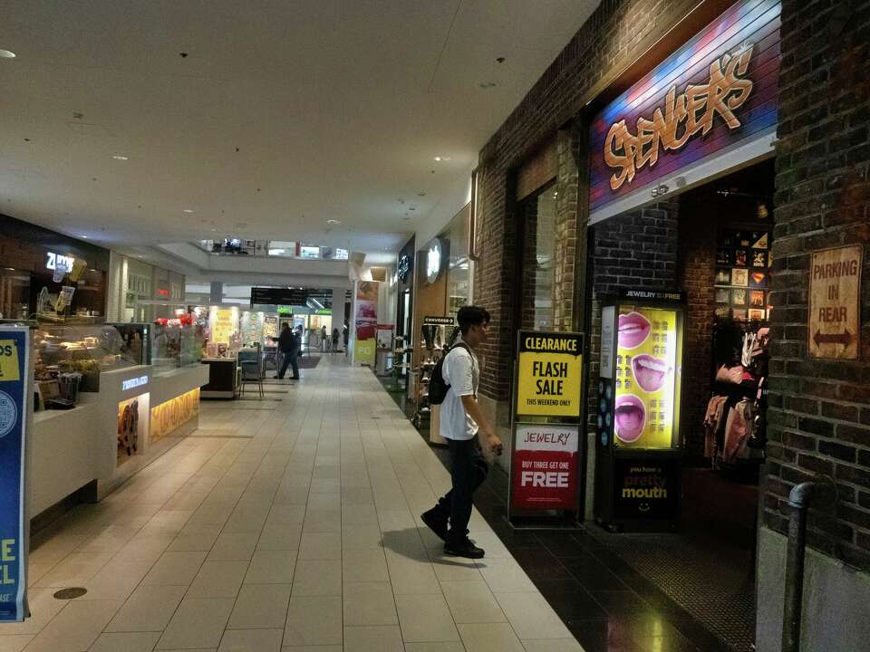 Visiting the last mall in Austin, Barton Creek Square mall