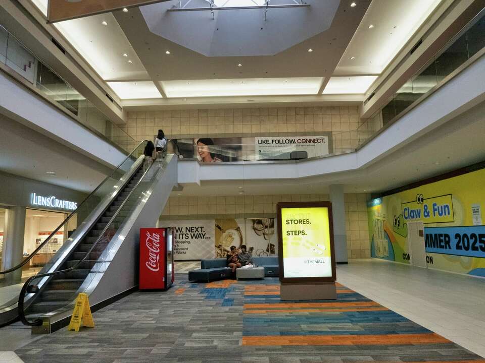 Visiting the last mall in Austin, Barton Creek Square mall