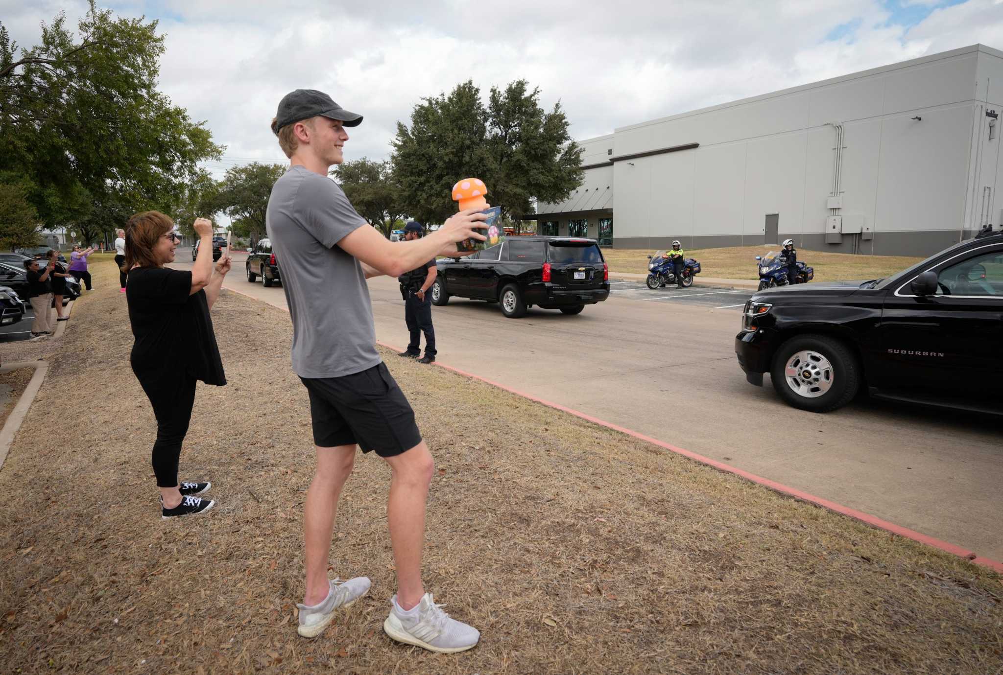 JD Vance visits Austin for Joe Rogan interview. See photos