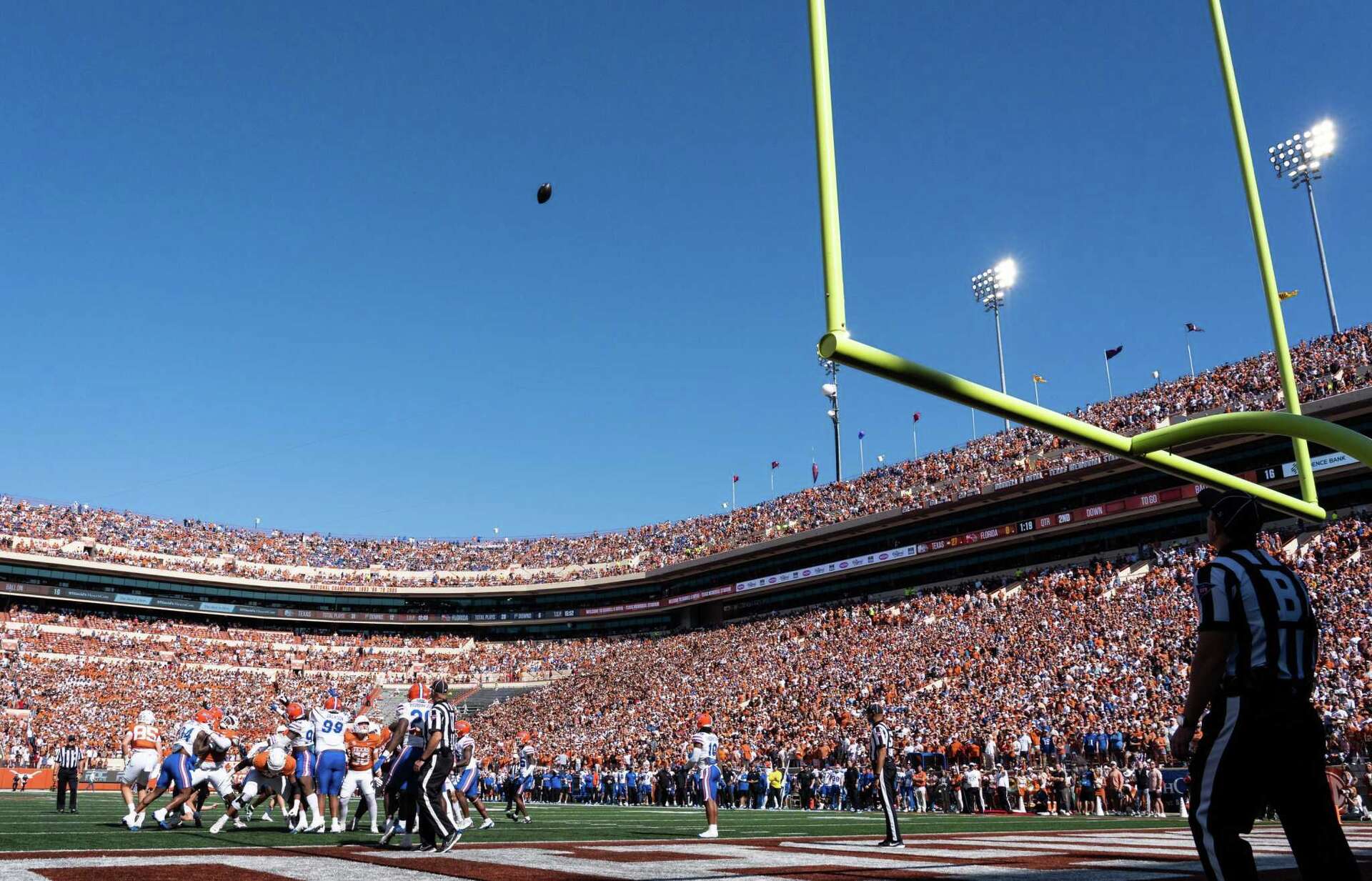 Texas football vs Florida: Replay, highlights as Longhorns roll to big win
