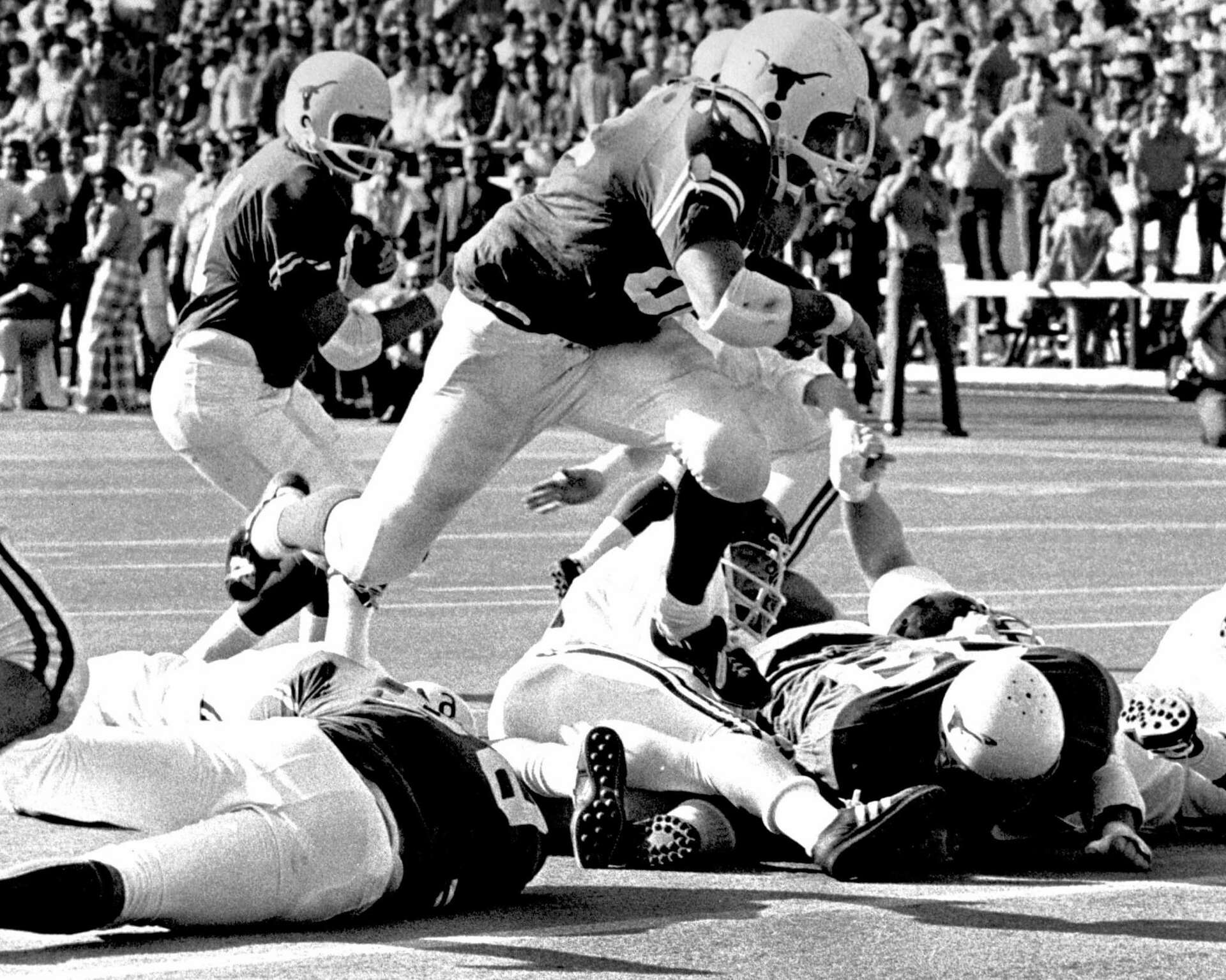 Texas vs. Arkansas football history: Series record between Longhorns ...