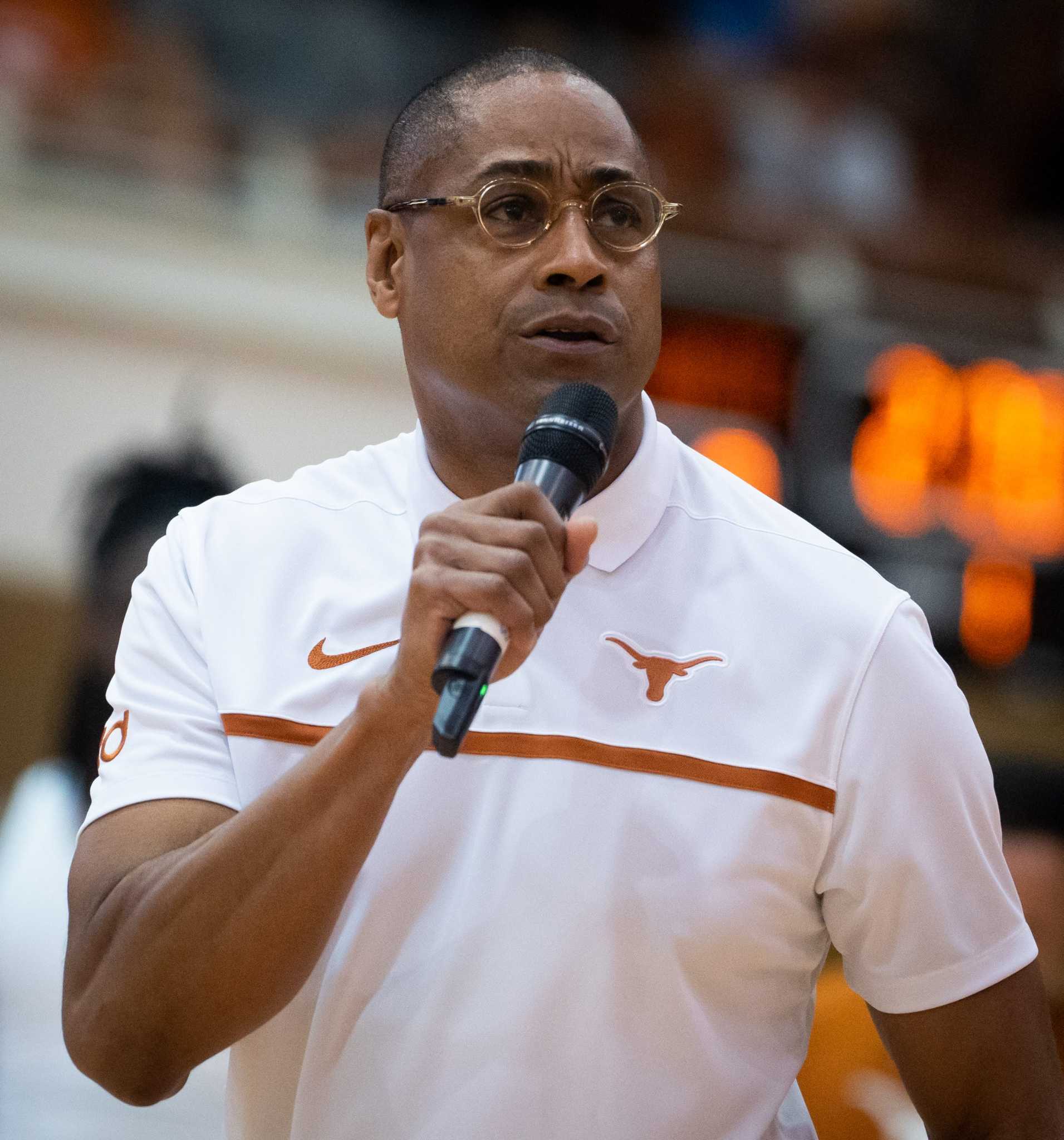 Texas coach Rodney Terry to host St. Edward's in basketball scrimmage
