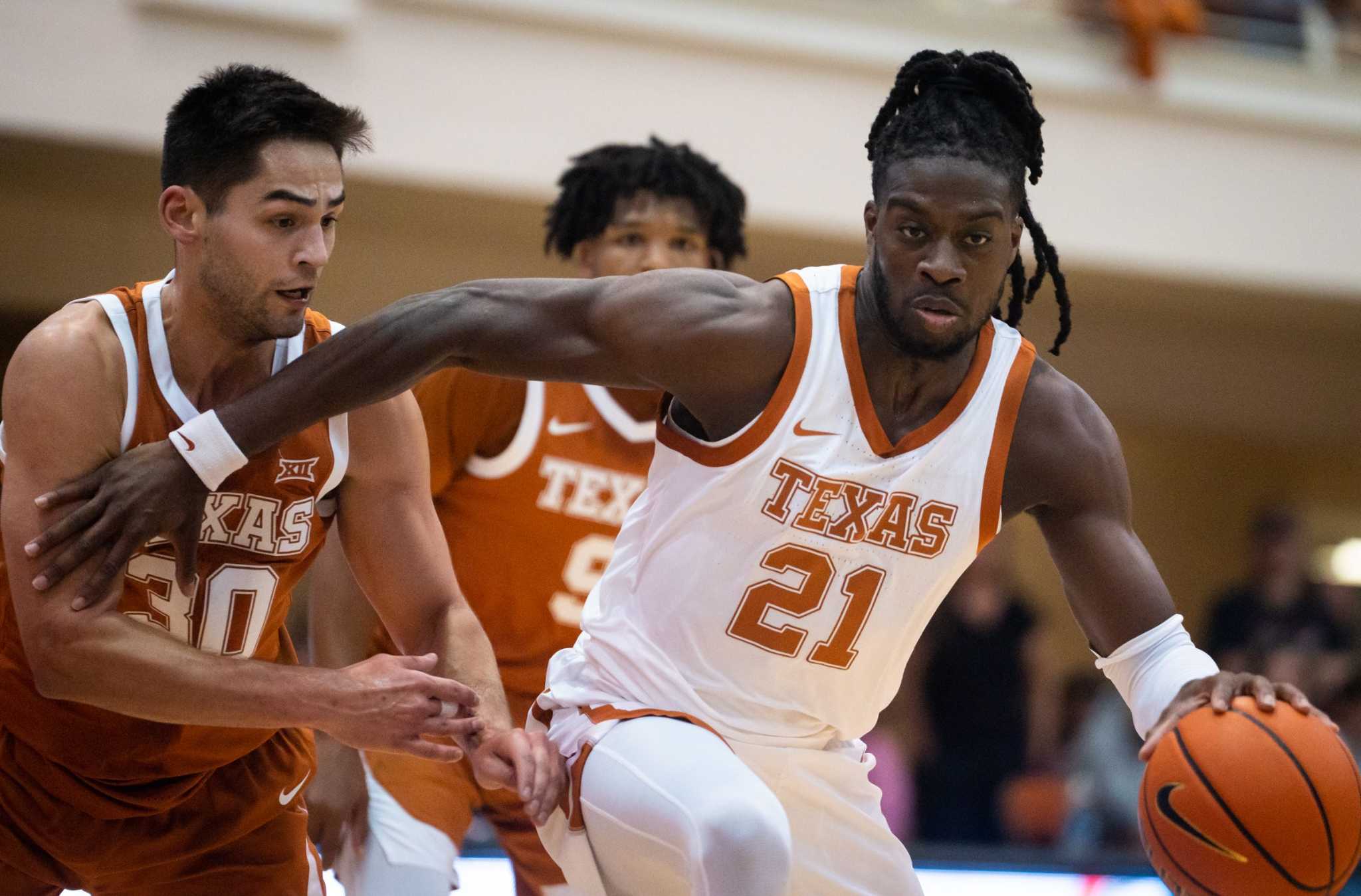 Texas men's basketball notes: Ze'Rik Onyema impresses in scrimmage