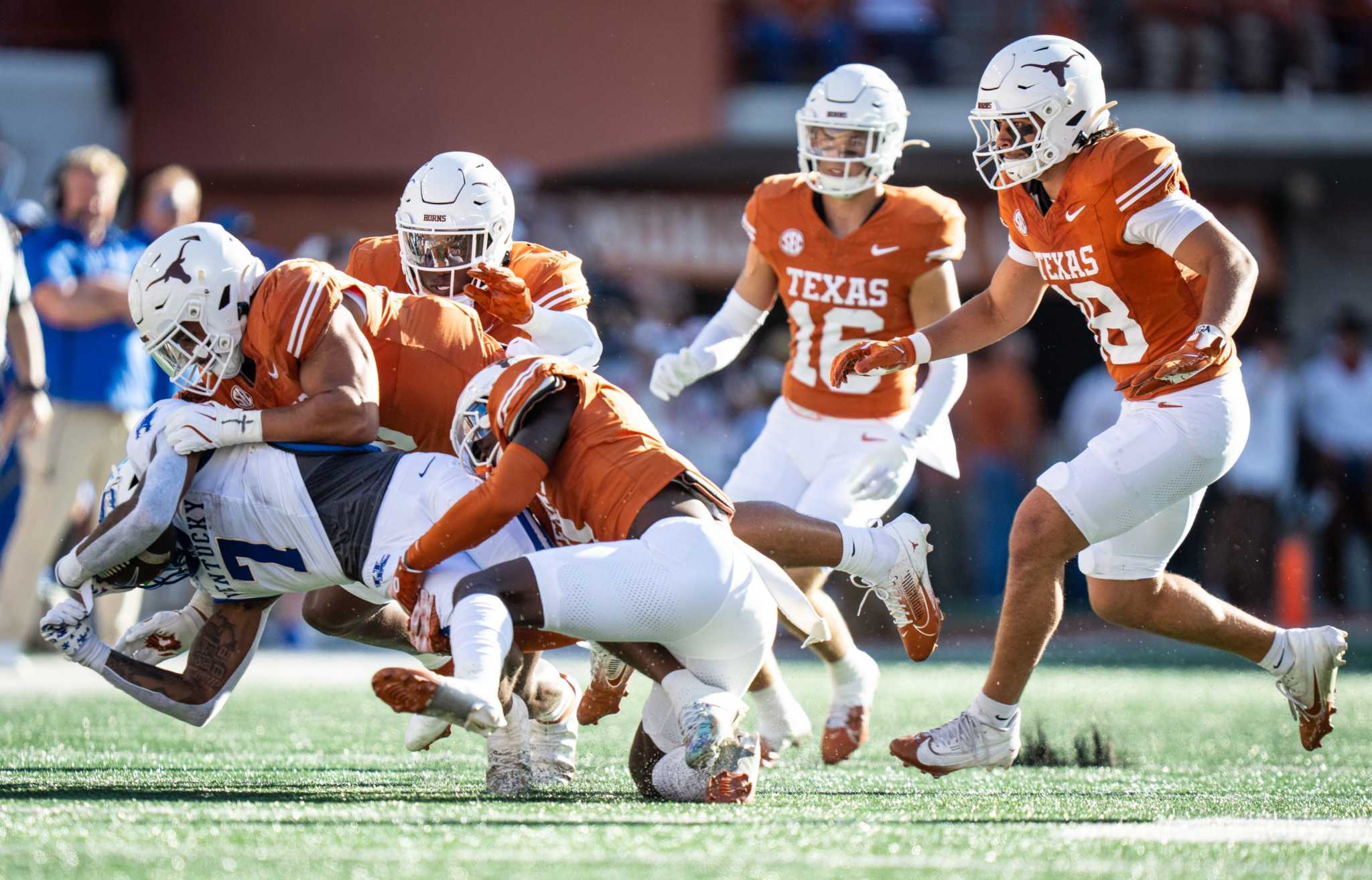 Texas football gets an impressive defensive show in Senior Day victory ...
