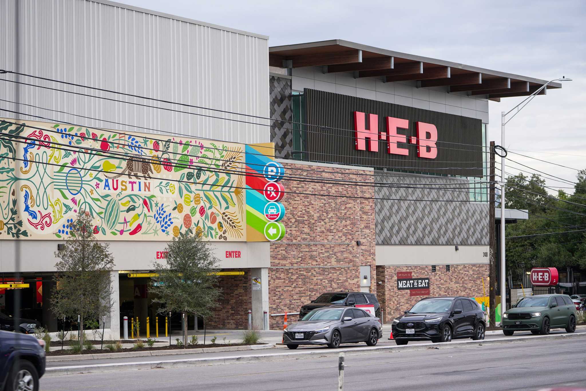 Here’s a wacky weekend project for you: Velveeta fudge