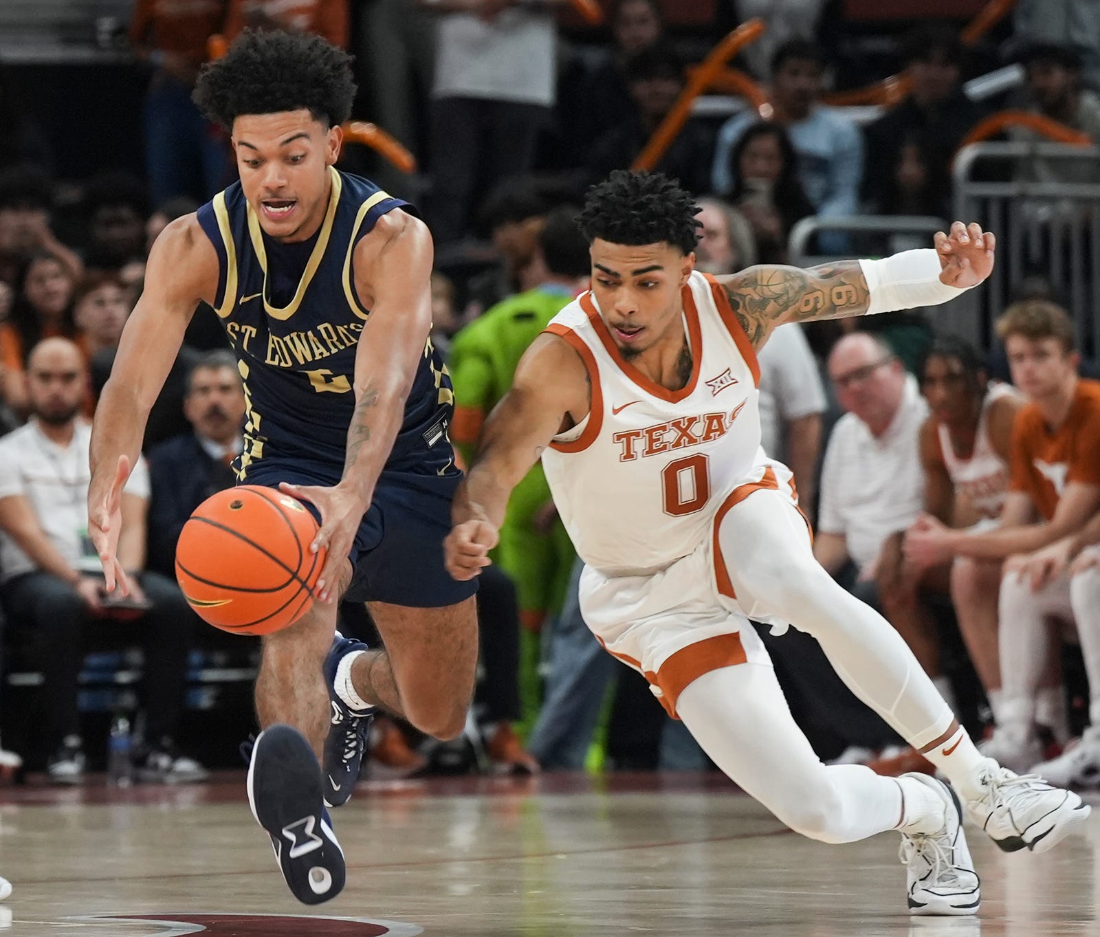 See photos: Texas basketball scrimmage against St. Edward