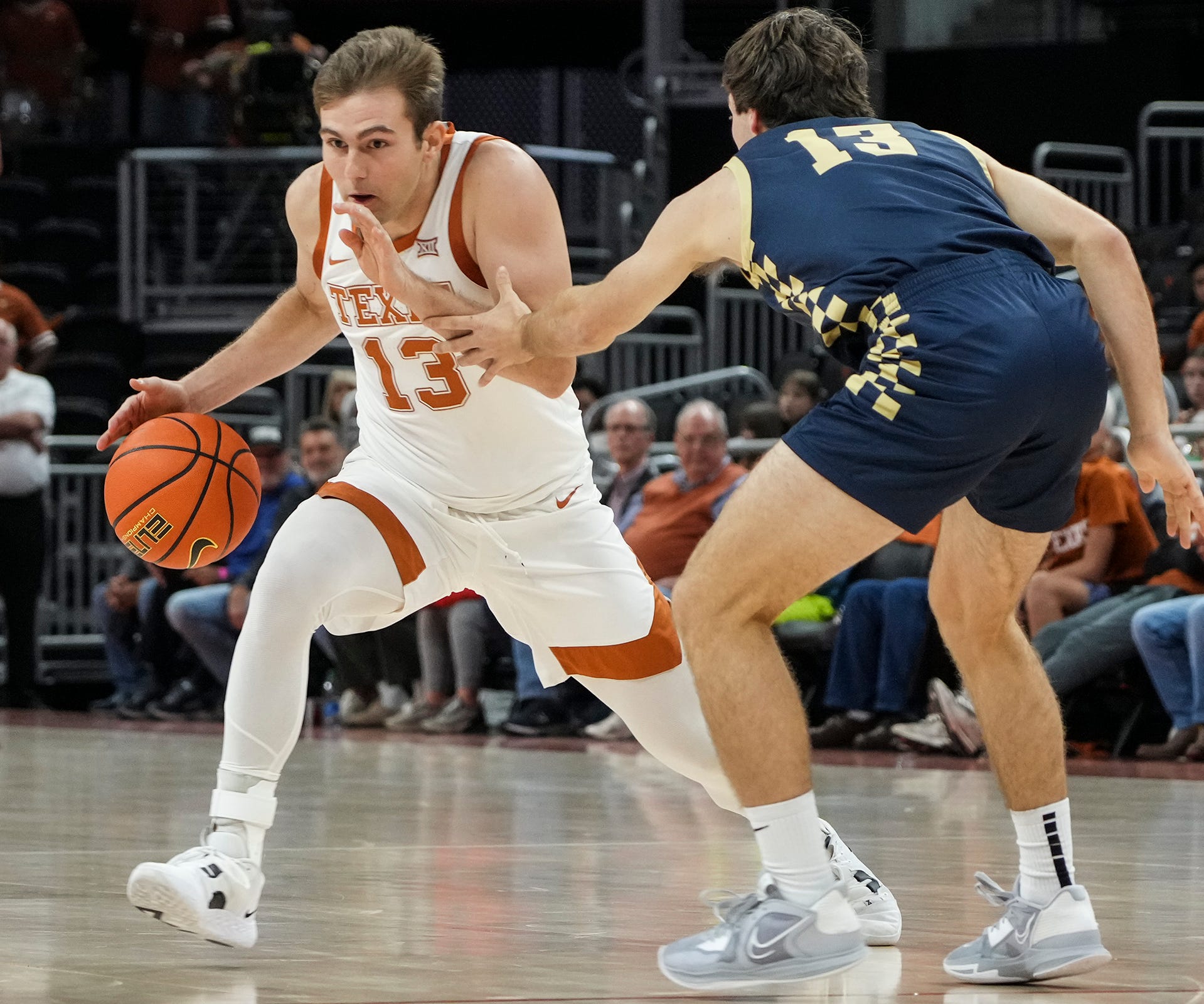 Texas basketball's Gavin Perryman enters transfer portal