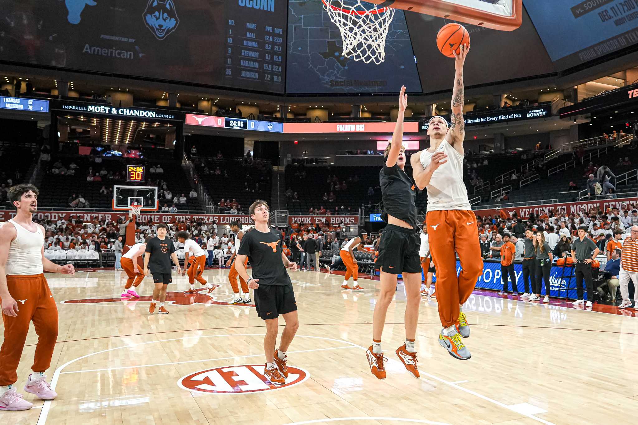 Texas vs UConn basketball: Replay, highlights from nonconference game