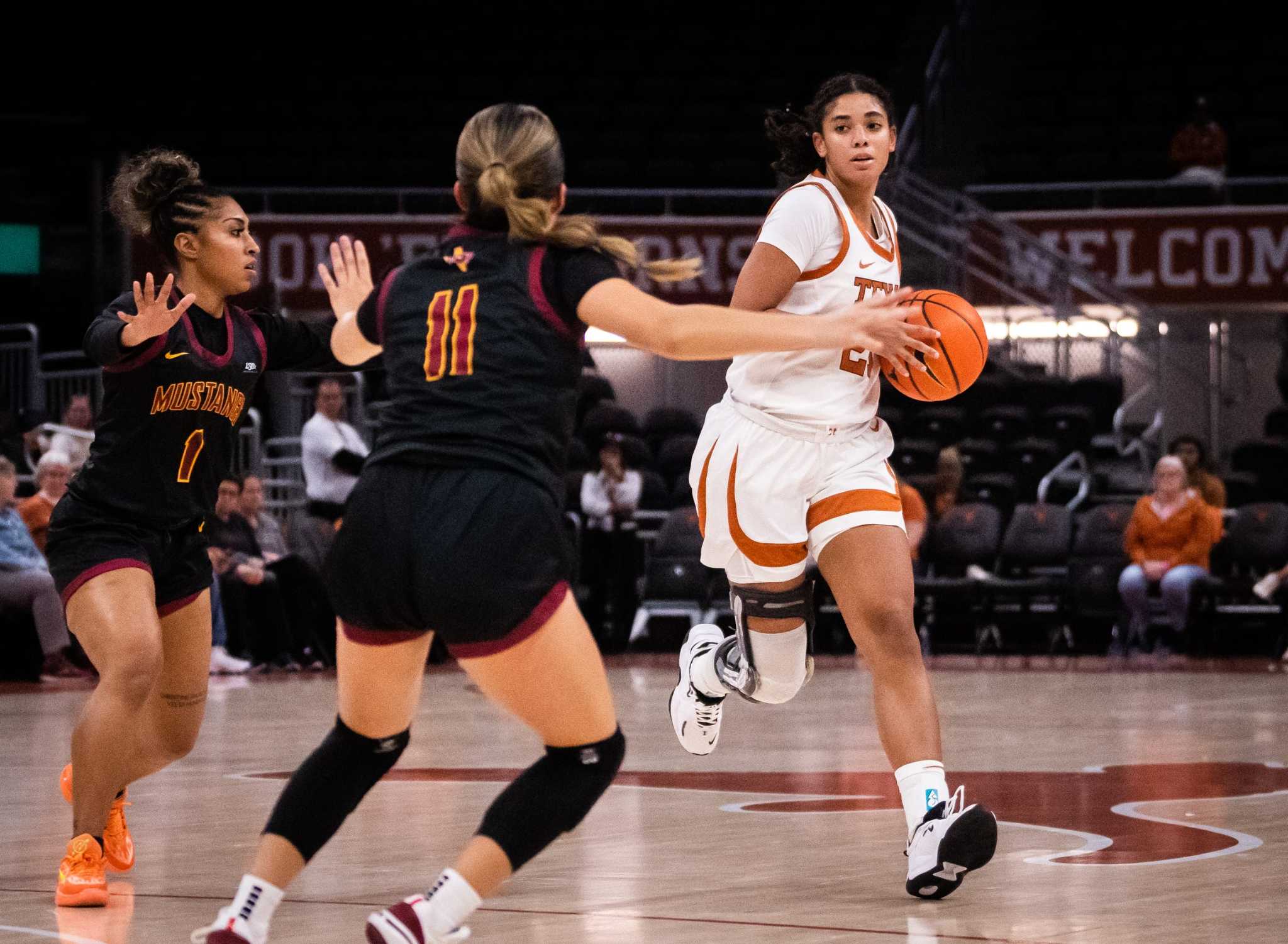 Texas loses basketball player Gisella Maul to NCAA transfer portal