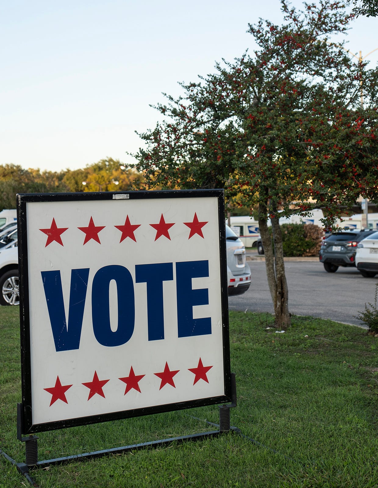Travis County Democrats, Republicans sign joint primary contract