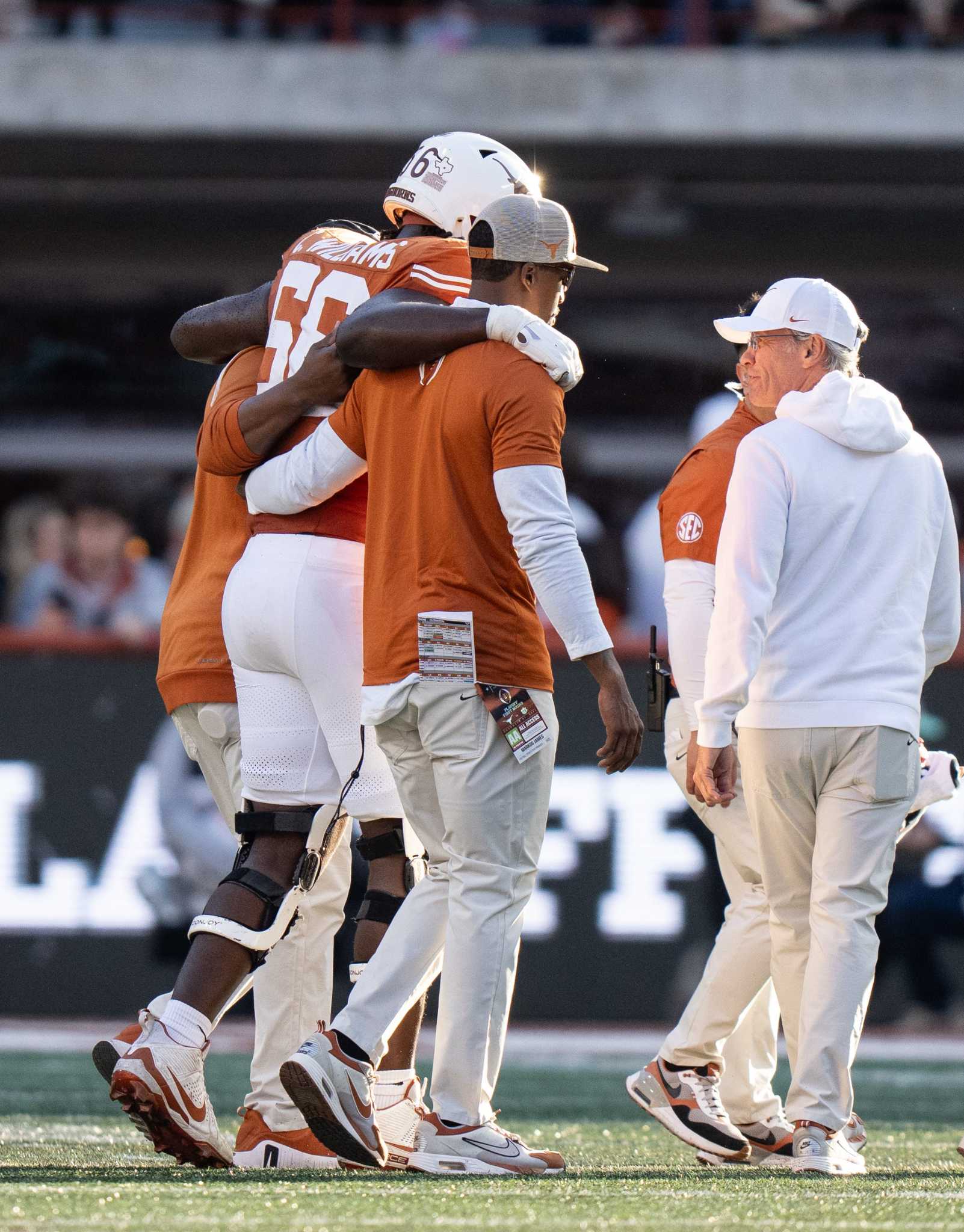 Texas football vs Ohio State: Right tackle Cameron Williams practicing ...