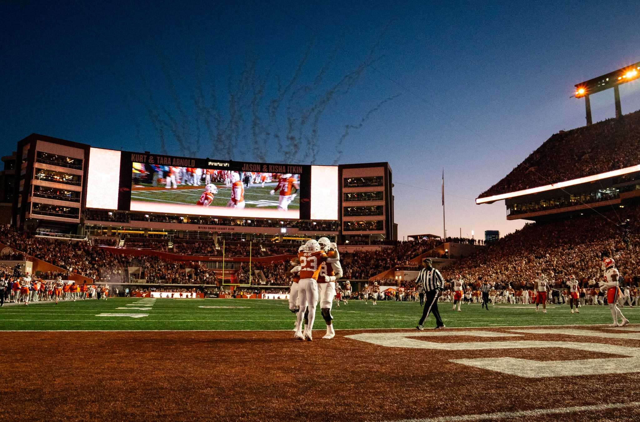 Where will Texas play Arizona State? Peach Bowl game location info ...