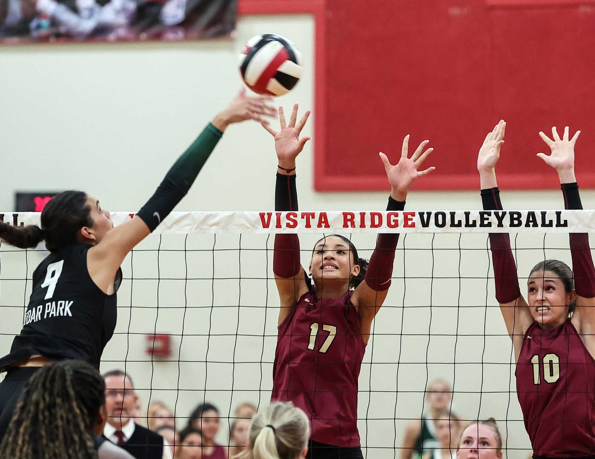 Rouse defeats Cedar Park to get back to regional tournament