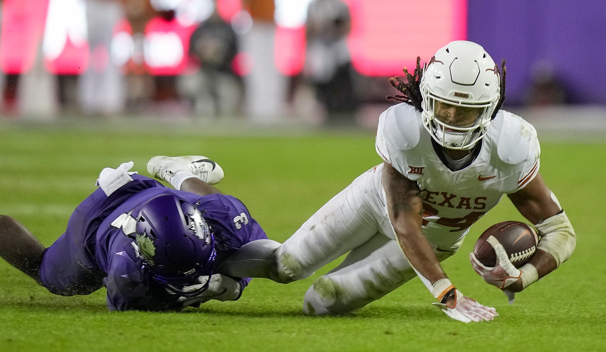 Texas RB Jonathon Brooks has breakout season ended by knee injury