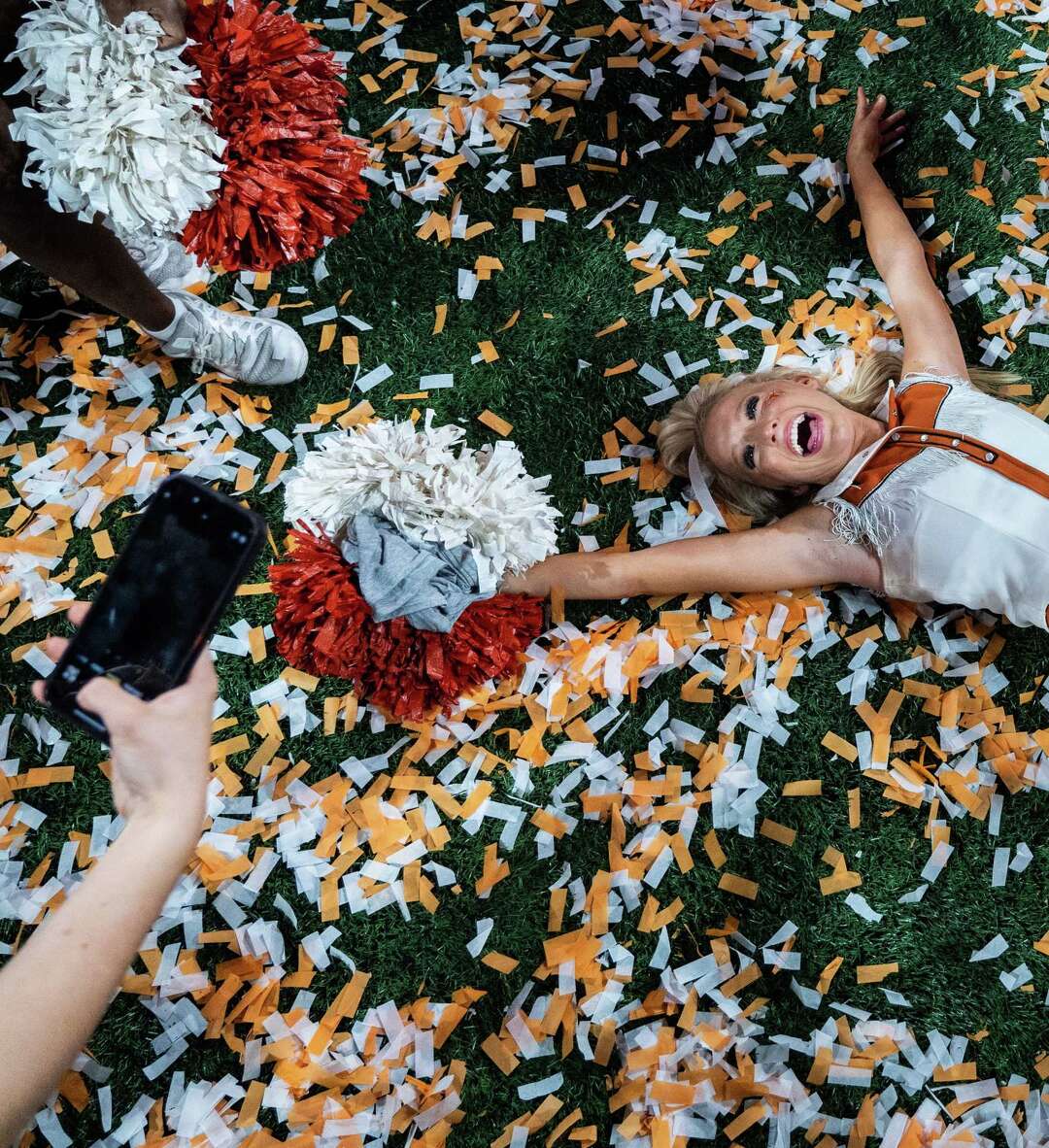 Michael Taaffe avoids targeting call for Texas in Peach Bowl