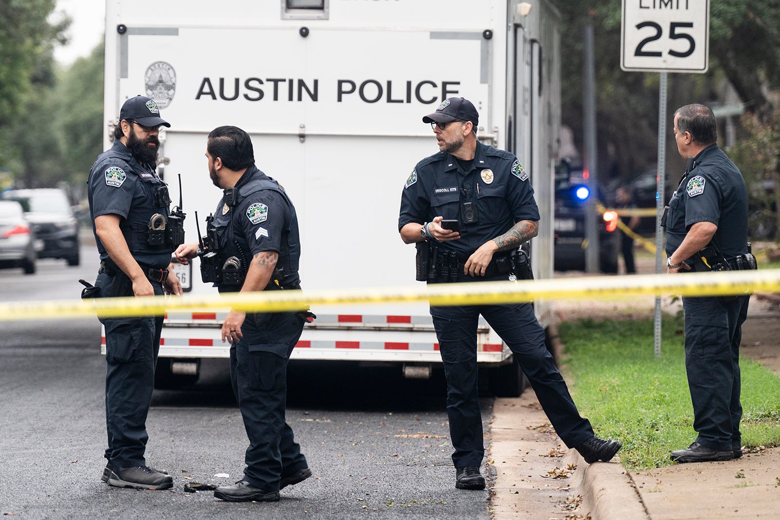 4 dead, including police officer, after South Austin standoff