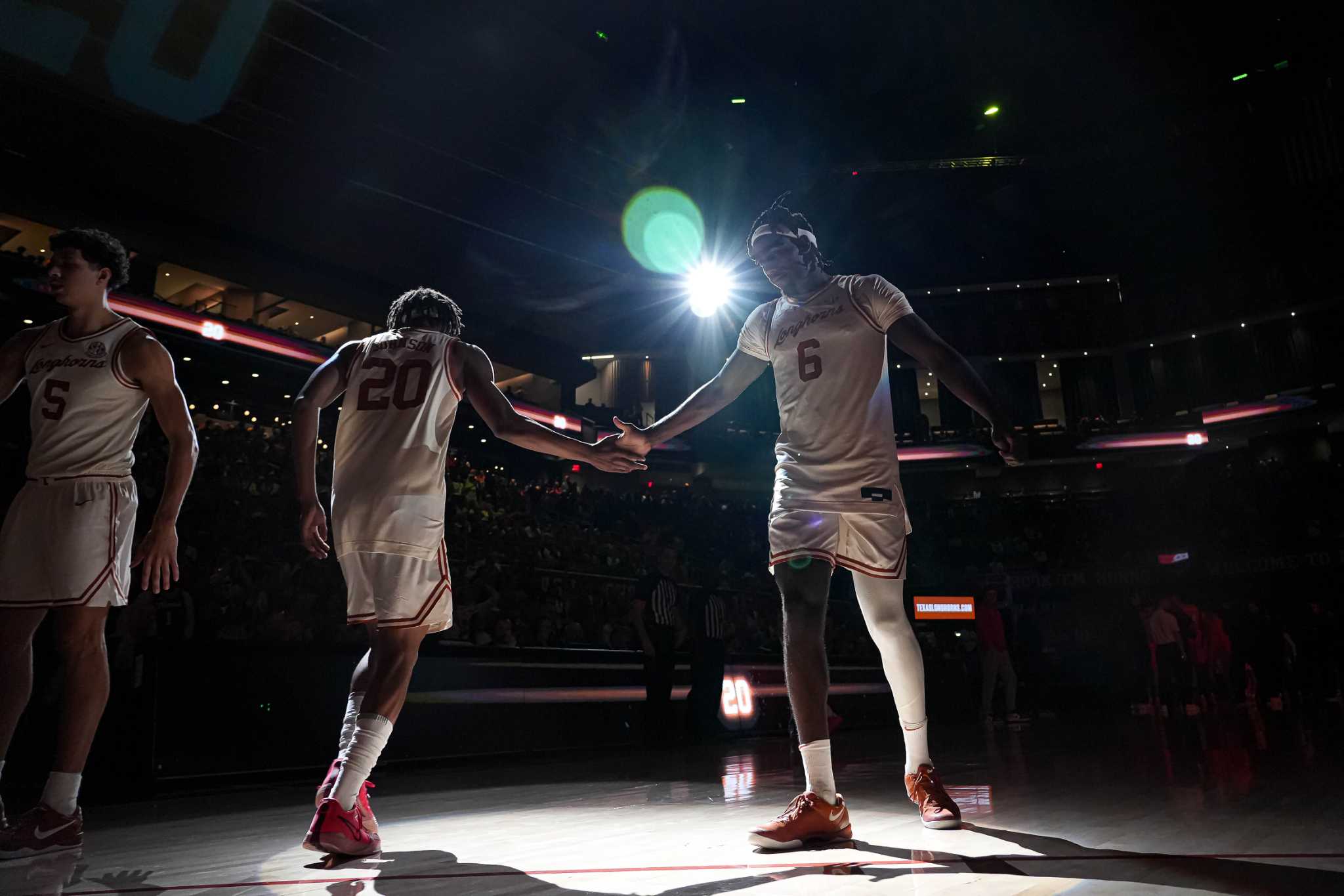 Texas vs Oklahoma basketball: Replay, highlights from first SEC win for UT