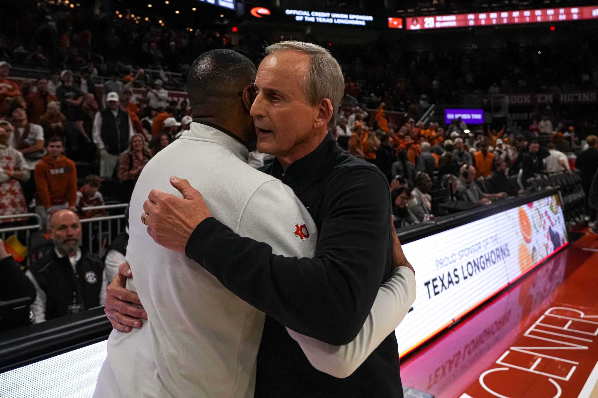 Texas vs Tennessee: No. 1 Vols knock Longhorns to 0-3 in SEC play