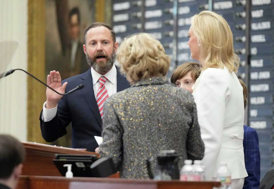 Who is Dustin Burrows? 5 things to know about Texas' new Speaker of ...