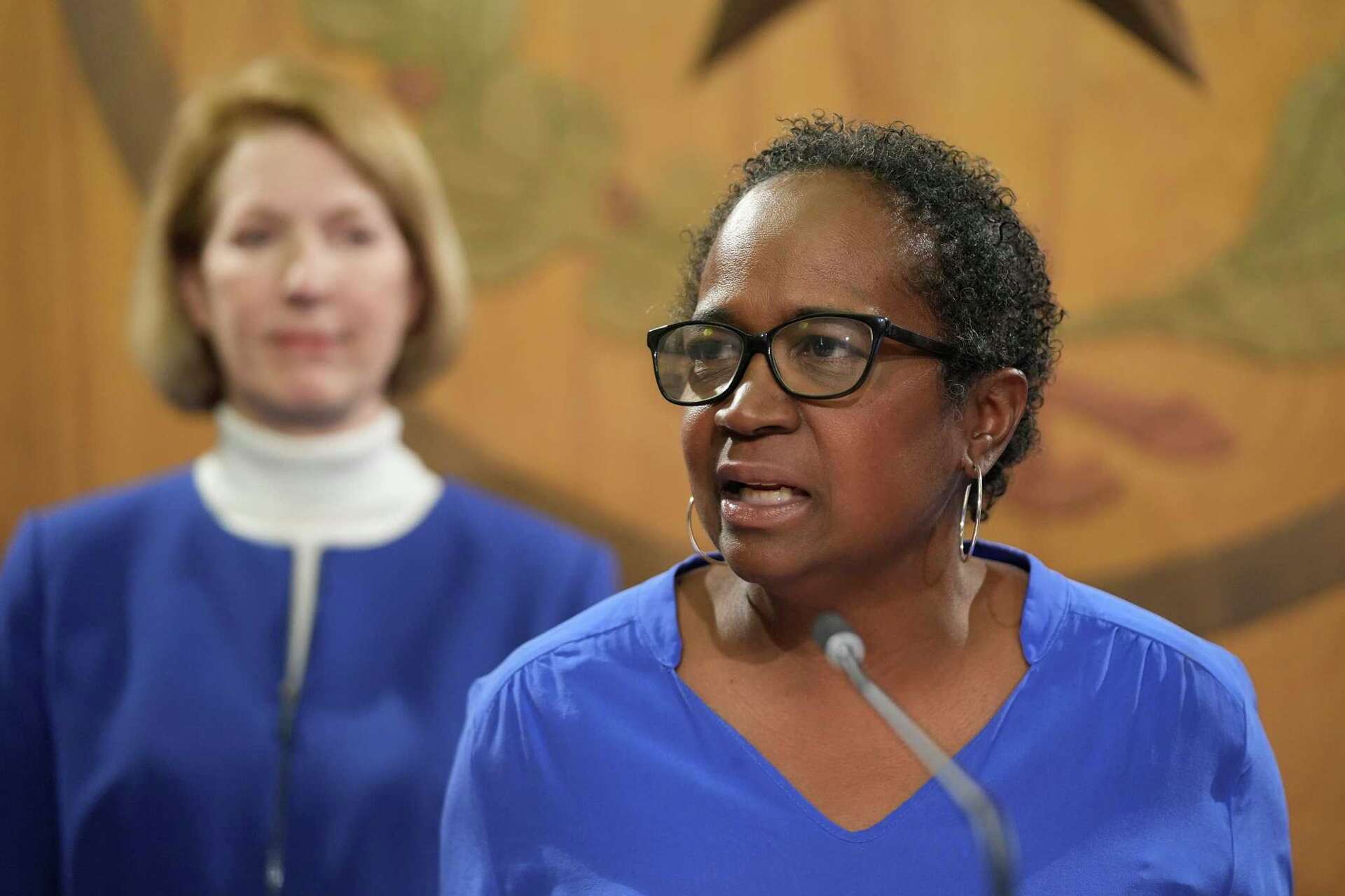 Austin Rep. Sheryl Cole says DPS escort 'threatened to arrest' her