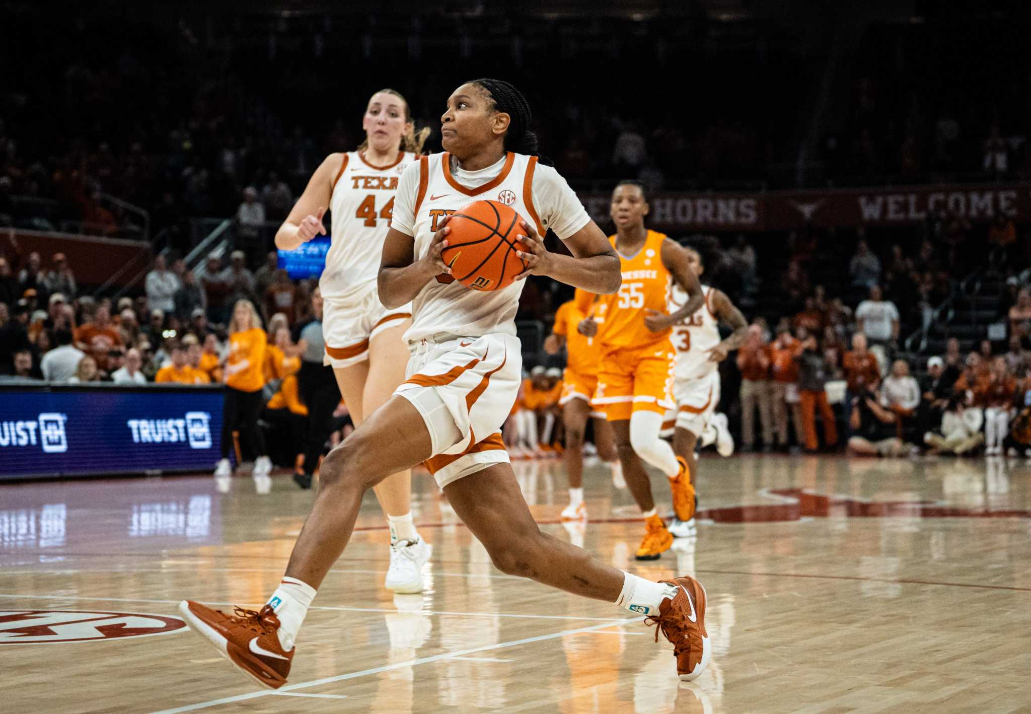Texas women's basketball: Madison Booker shines vs Tennessee