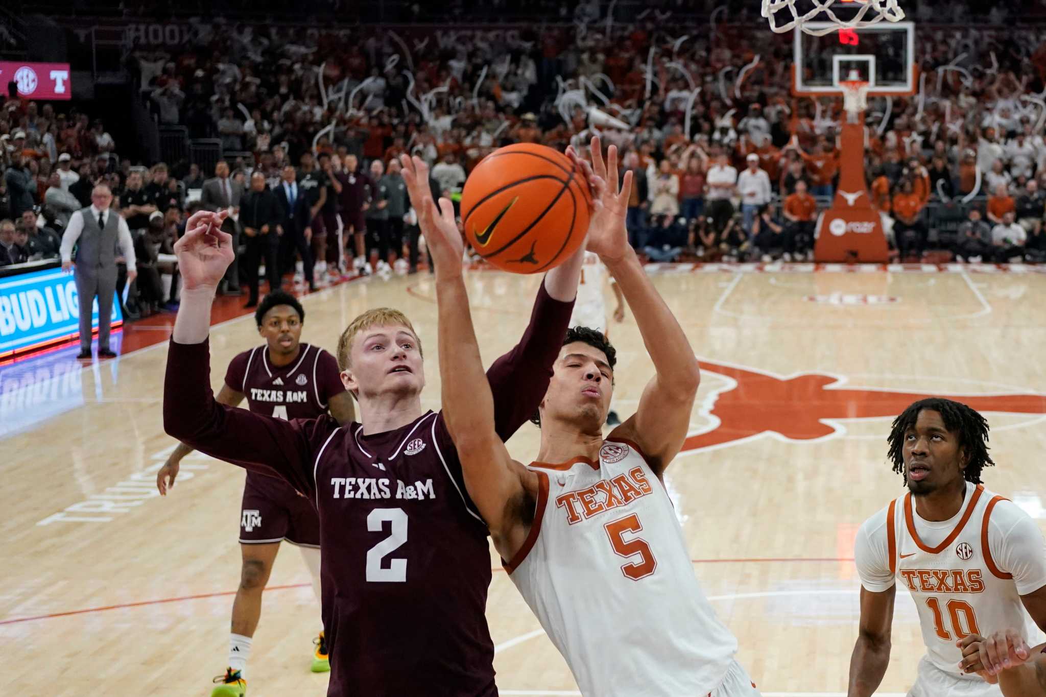 Texas basketball vs Texas A&M: Tre Johnson, Tramon Mark lead UT’s win