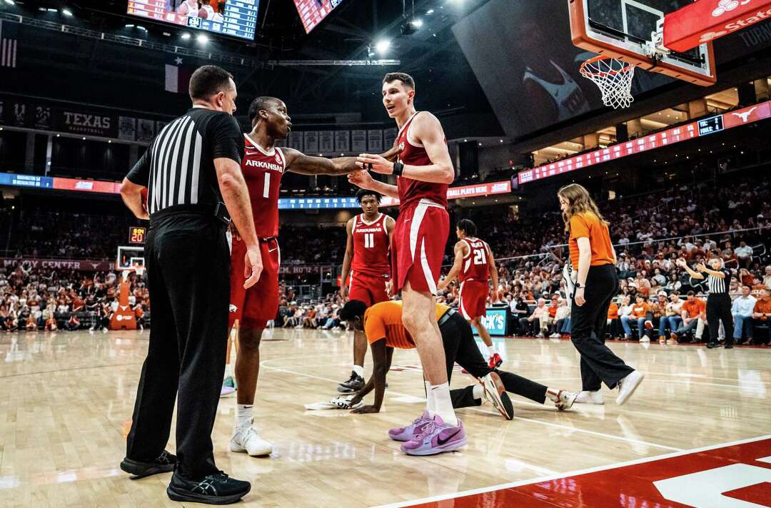 Texas basketball vs Arkansas: Game updates, live score from SEC game