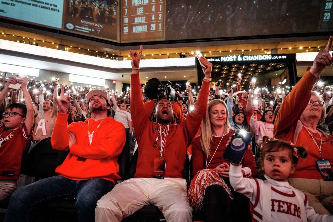 Texas women's basketball fans react to win over South Carolina