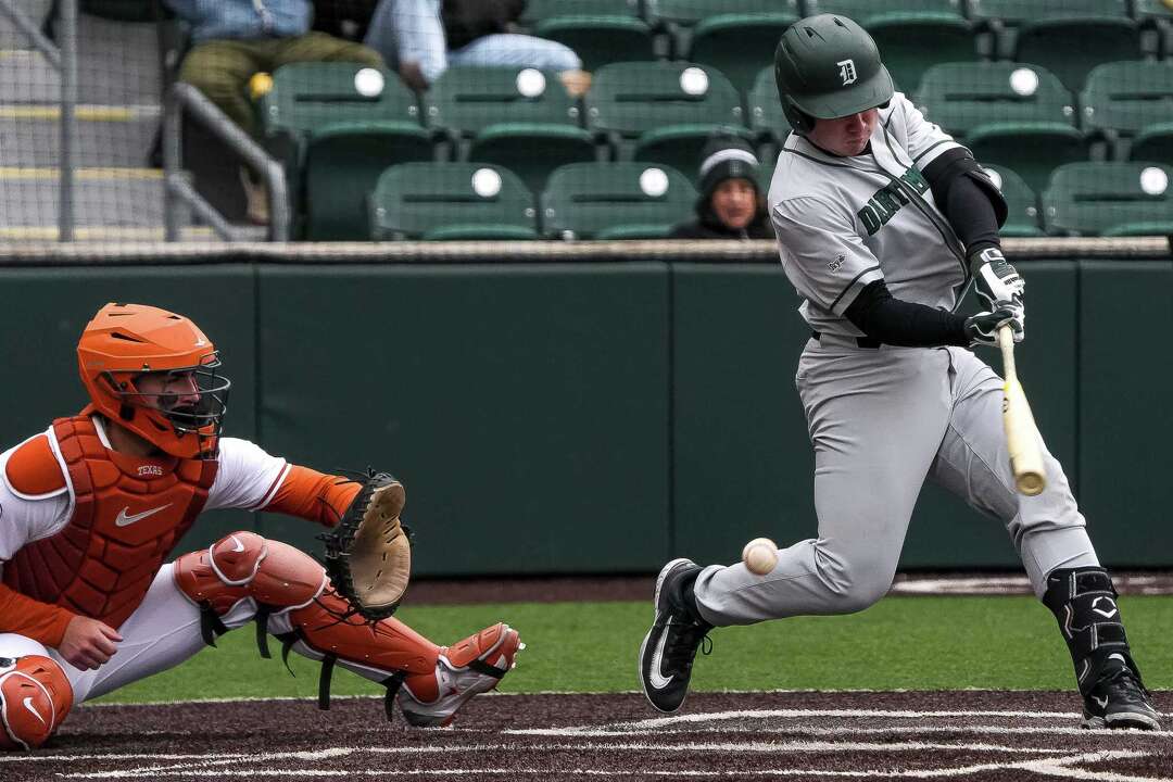 Texas baseball leadoff hitter Kimble Schuessler succeeds vs. Dartmouth