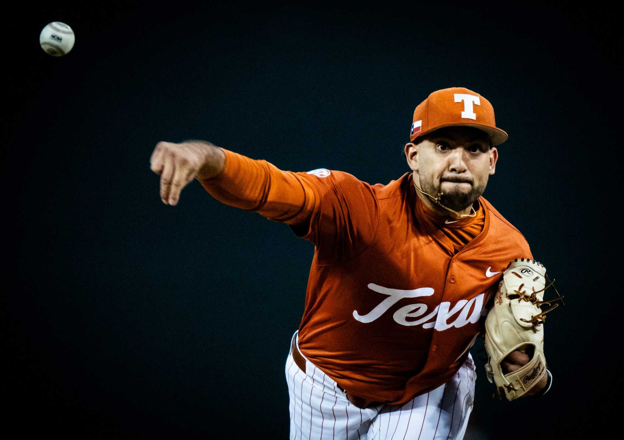 This Texas baseball freshman pitcher is standing out to Jim Schlossnagle