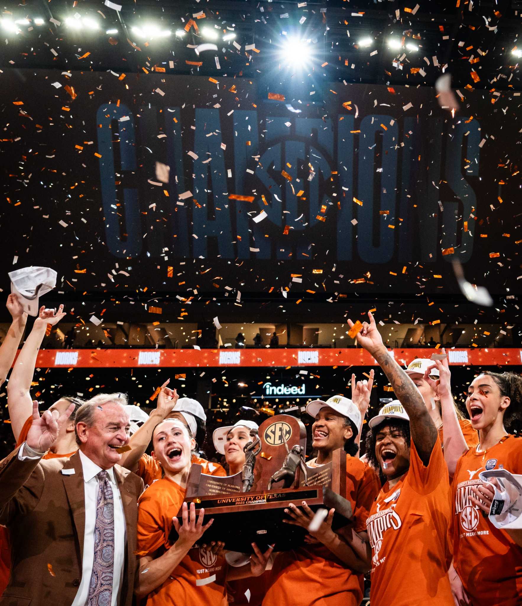 Texas basketball wins SEC championship during debut season