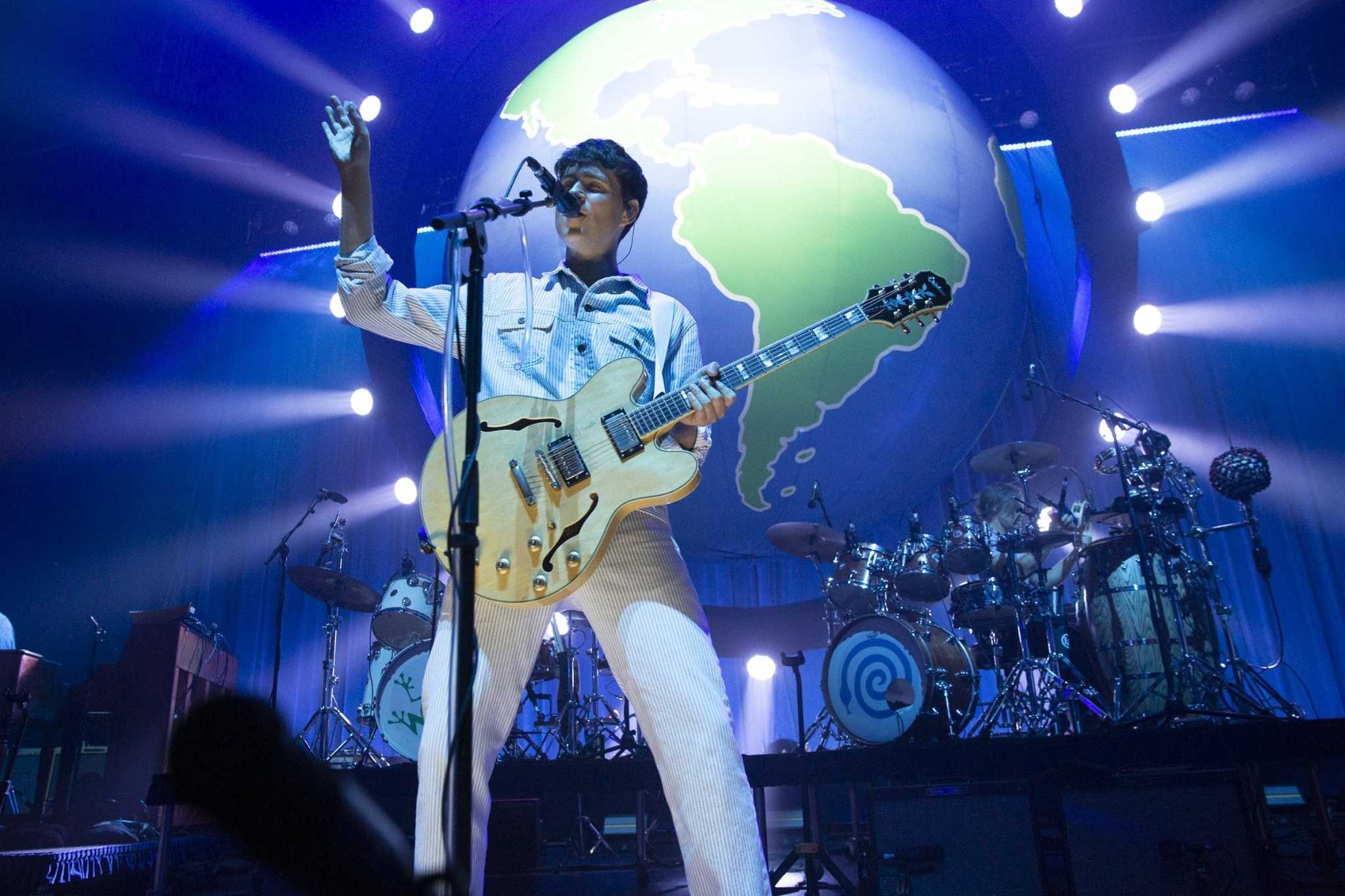 Vampire Weekend to perform Austin show during 2024 total solar eclipse