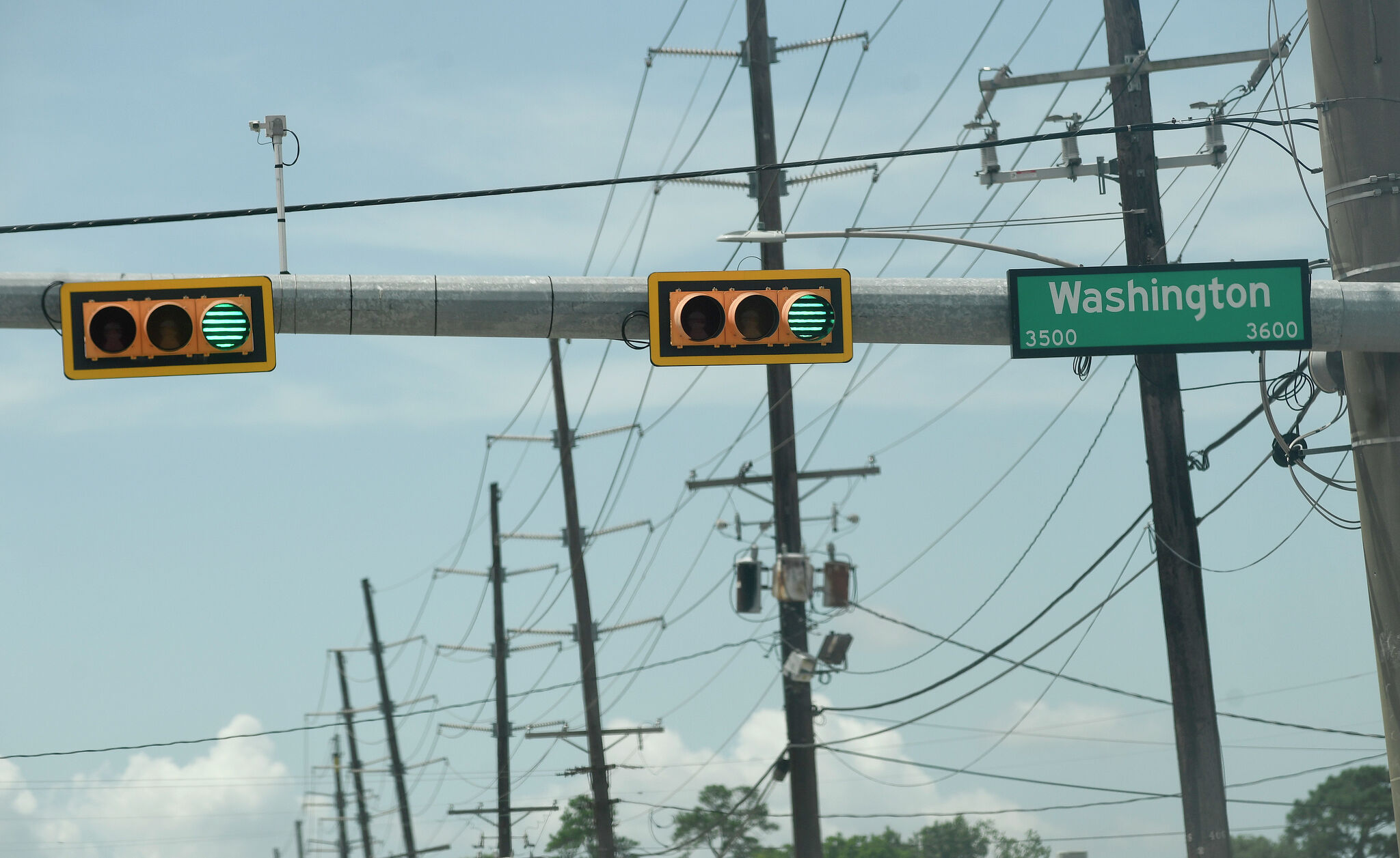 Beaumont slatted traffic lights slow drivers, reduce accidents