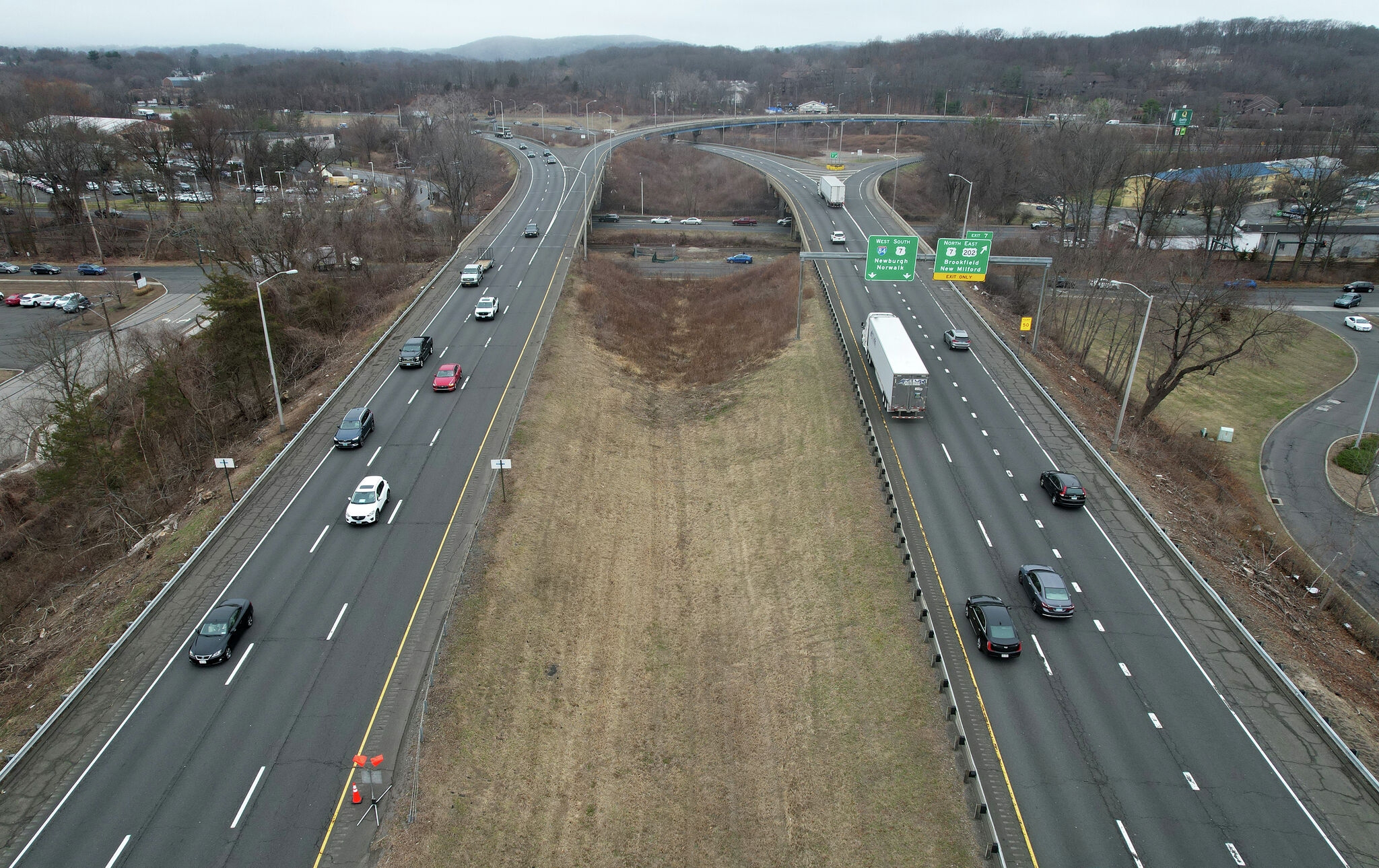 Hybrid shoulder-driving lane to be built on I-84 in Danbury