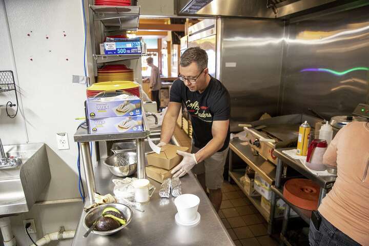 Round Rock, Georgetown restaurants trying to attract customers back