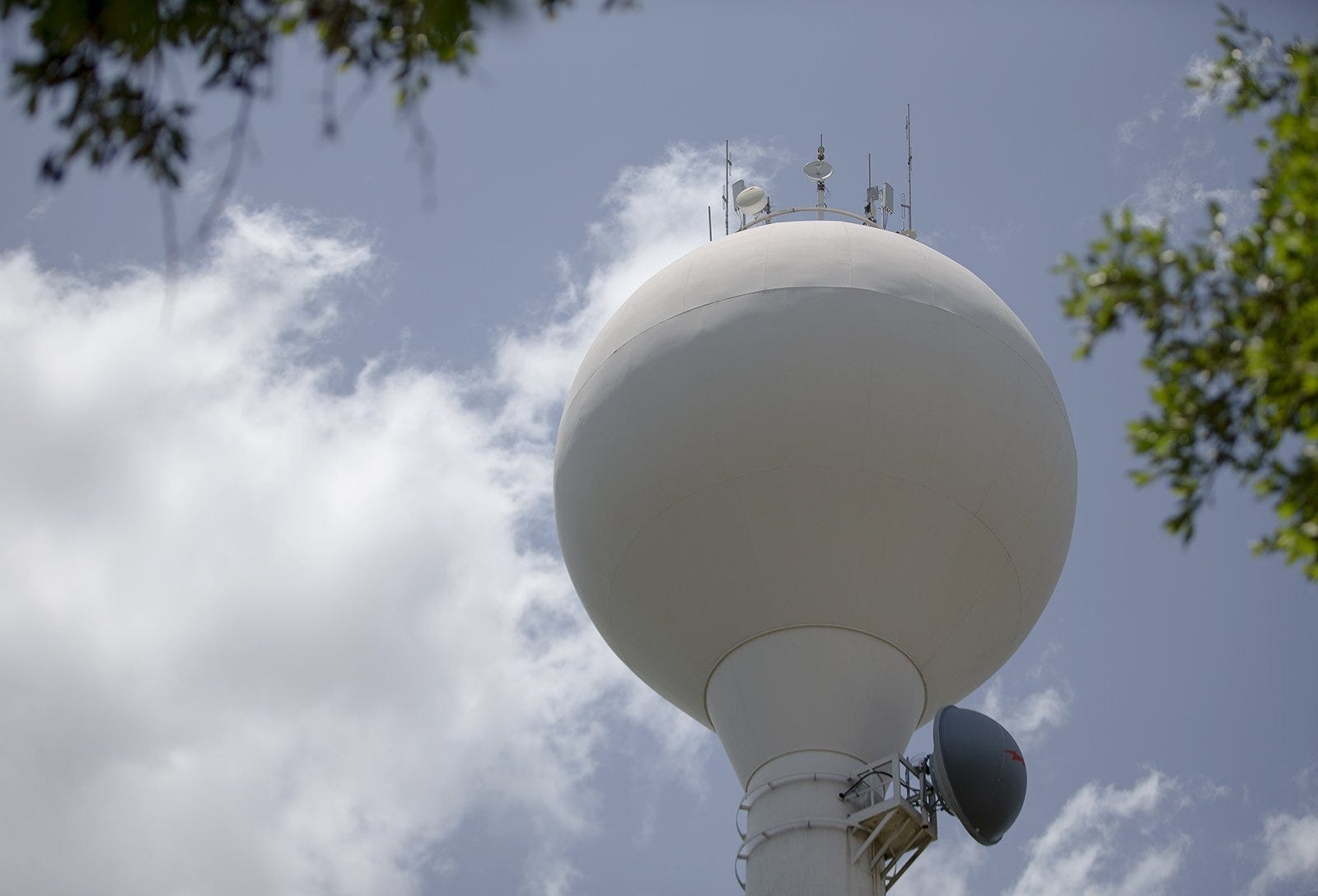 WIRING THE HILL COUNTRY: New internet providers take on rural areas