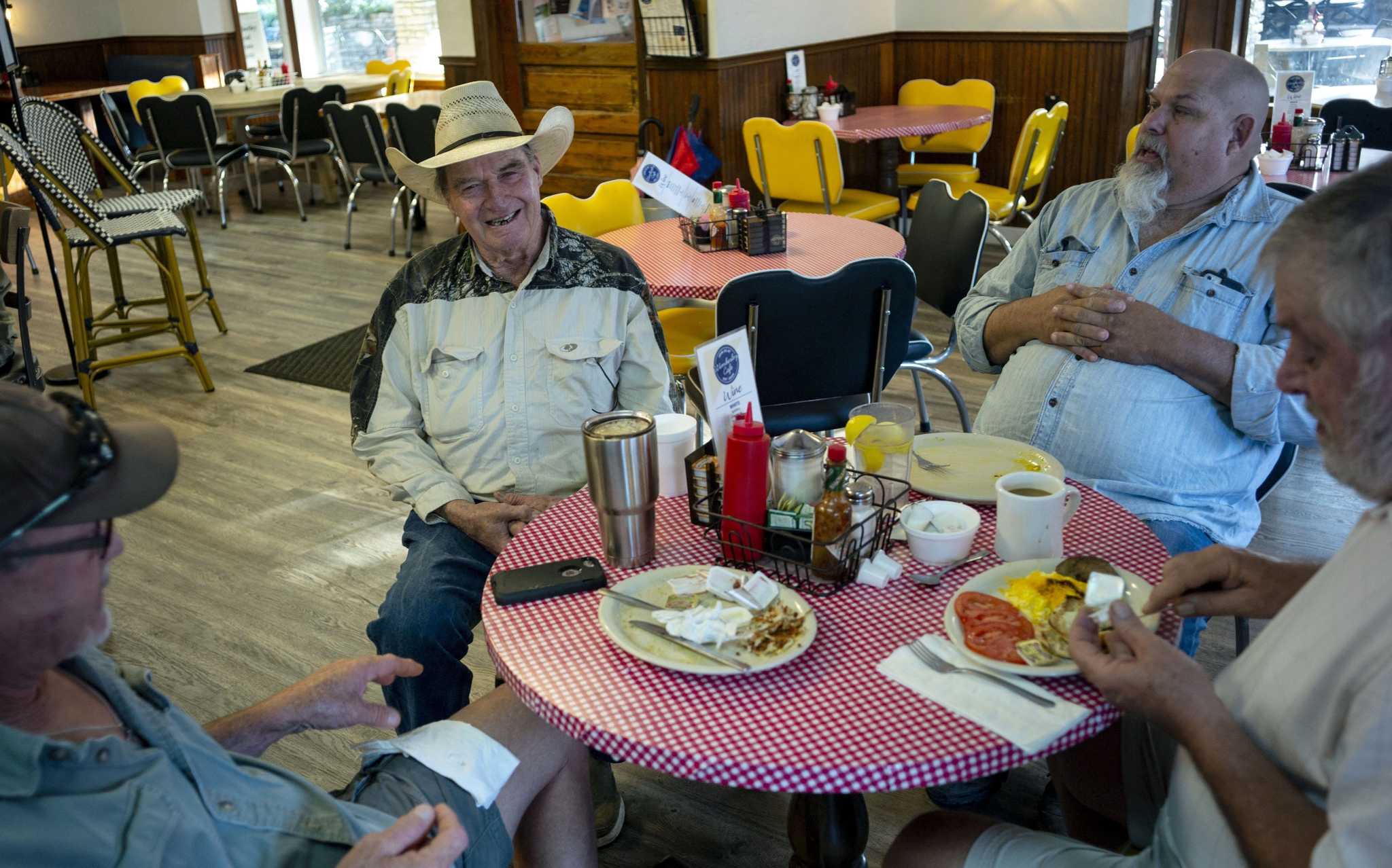 Wimberley cowboy honored at VFW Rodeo