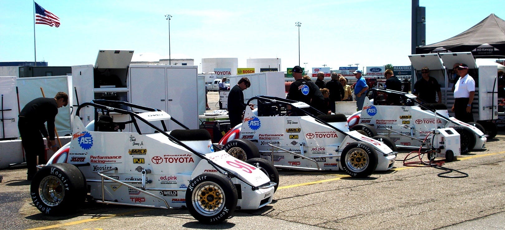 Cars We Remember: Midget Auto Racing: The builders, the drivers and the ...