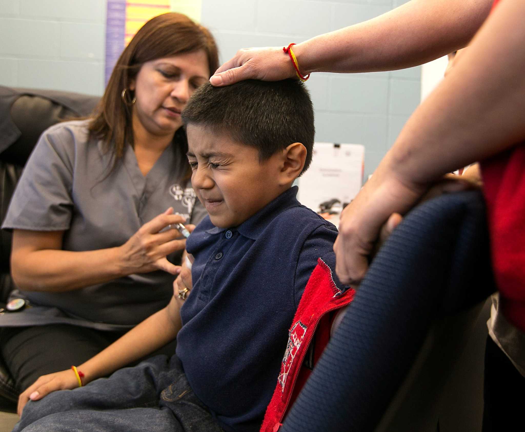 Texas flu levels 'very high' amid new strain: Flu vs COVID symptoms