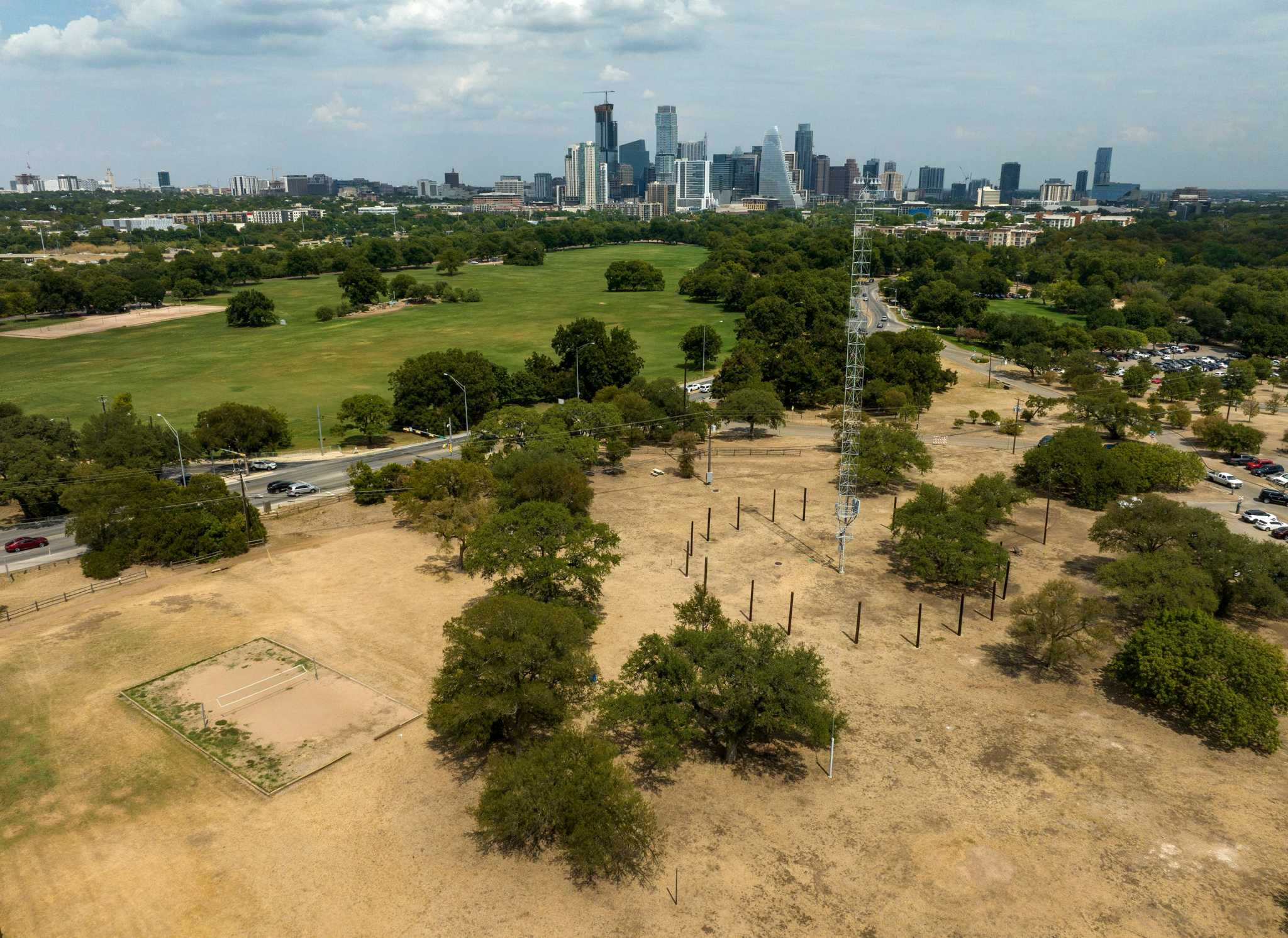 Should I water trees during Texas drought? Experts say you need to.