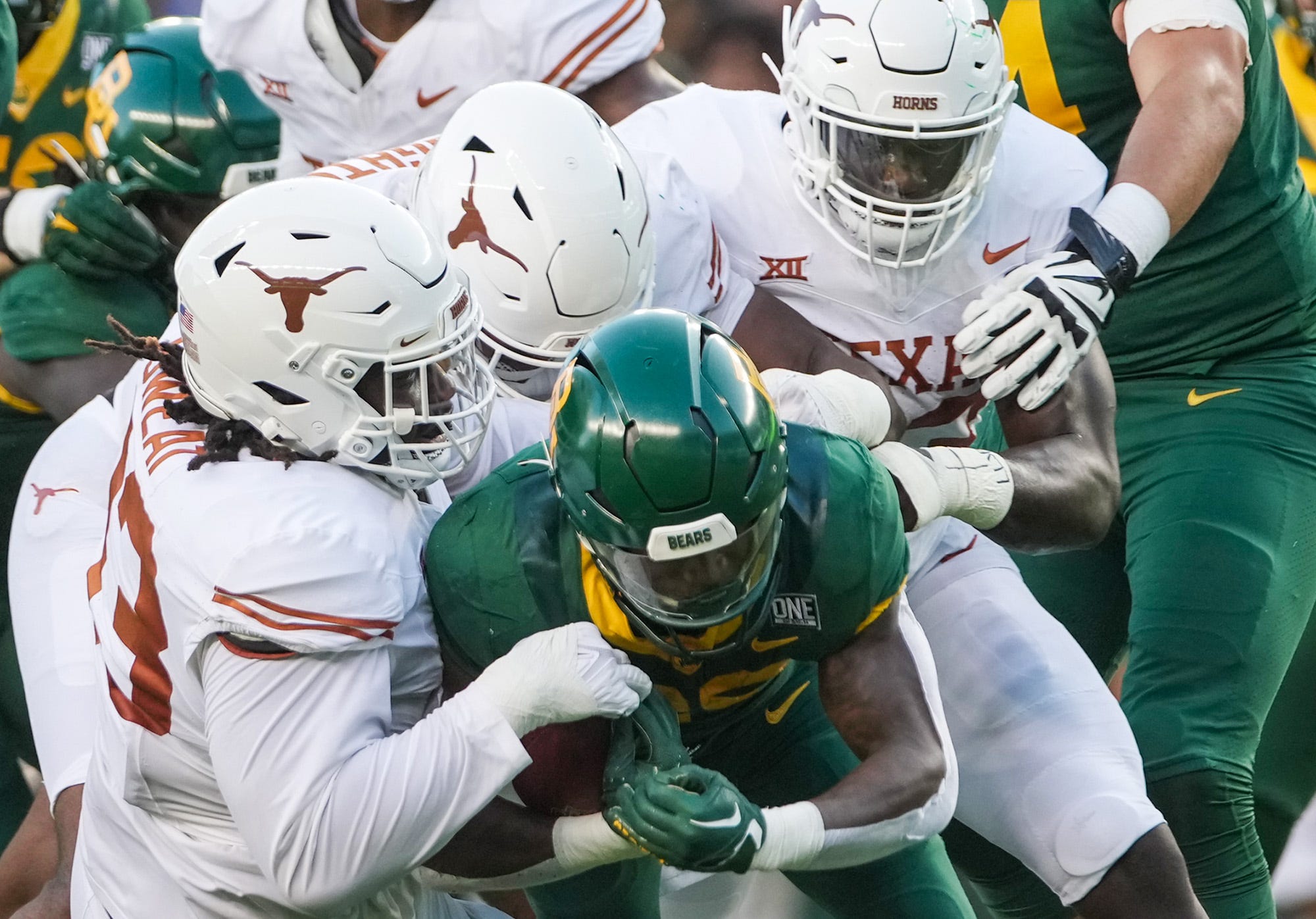 Texas-Baylor football notebook: Run defense shines; Sanders sets record