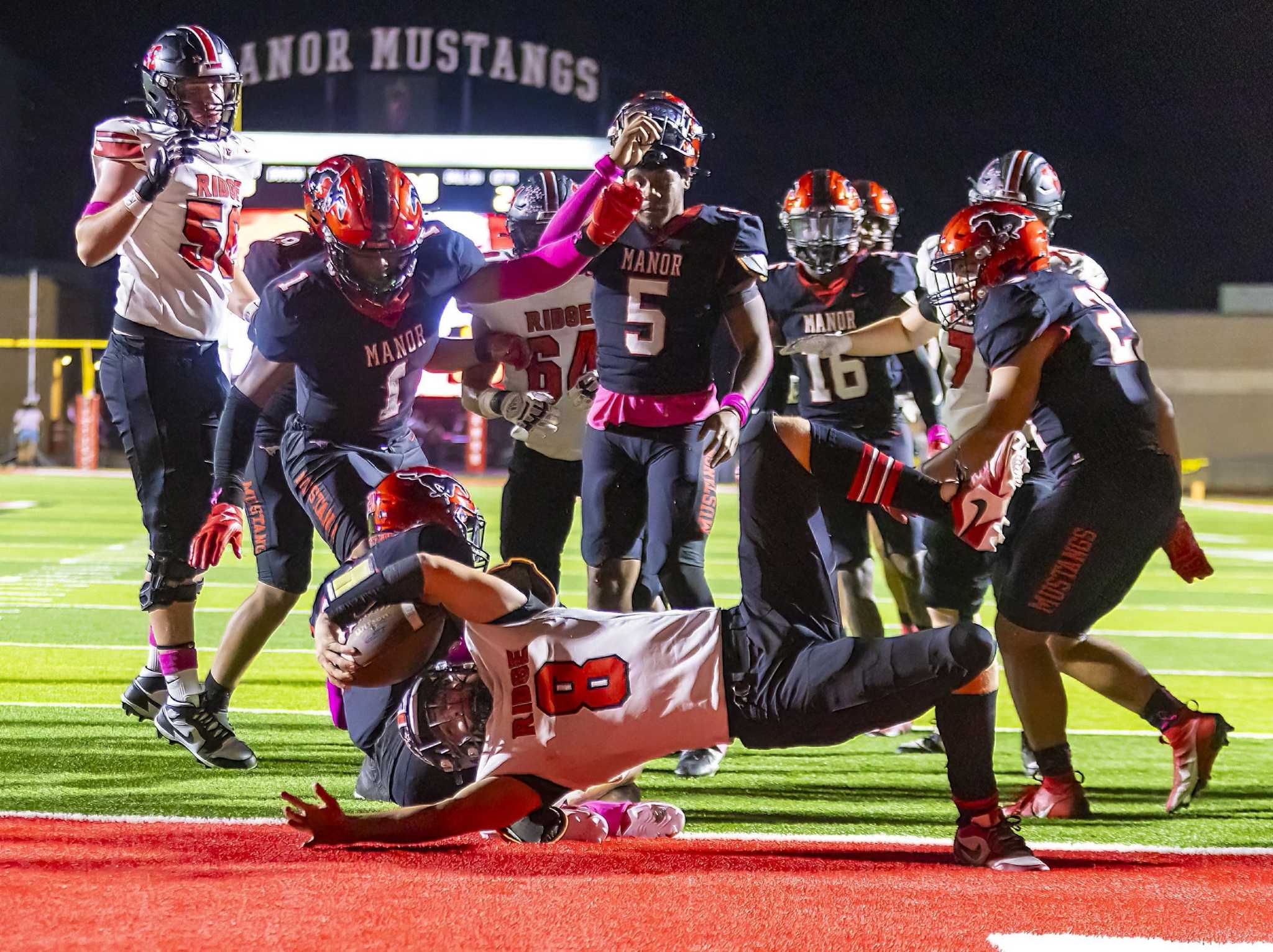 Vista Ridge football beats Manor 36-16 for key District 25-6A win