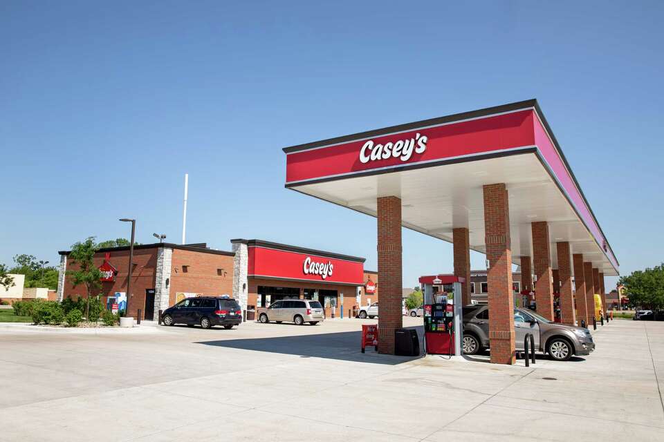 Casey's buys 200 CEFCO stores, plans to rebrand 148 Texas locations