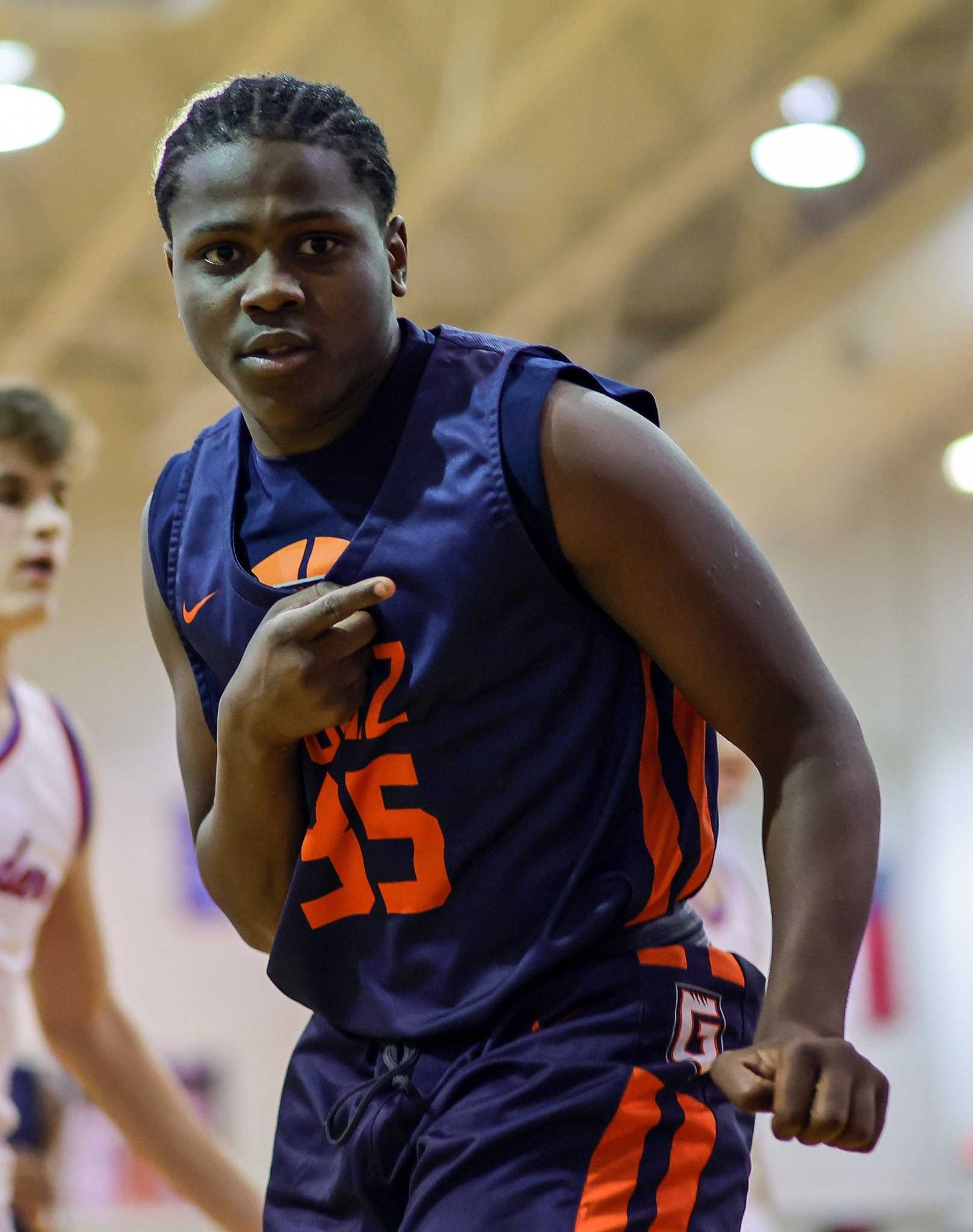 Glenn pulls away from Leander late to start 2-0 in District 25-5A