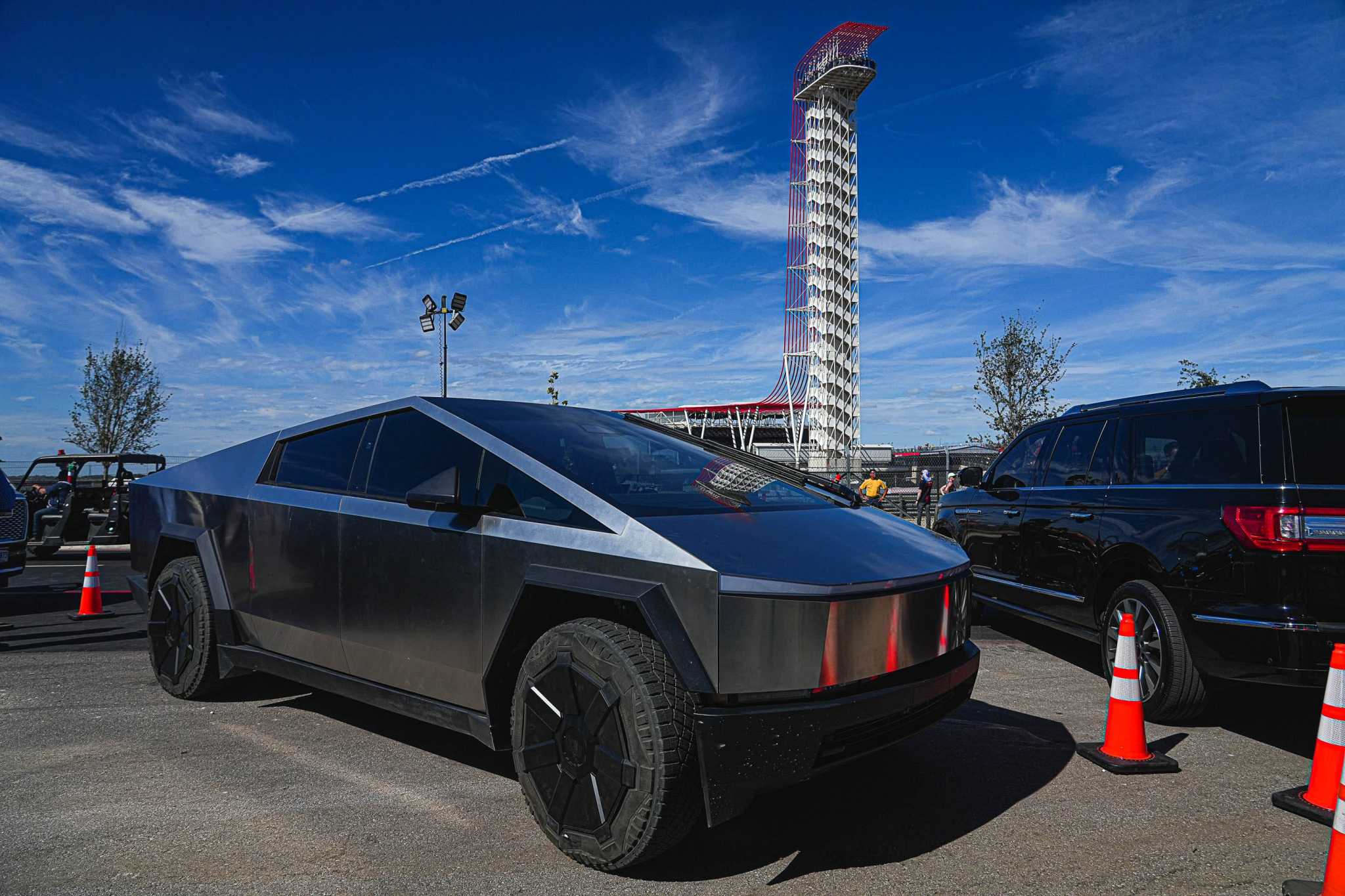 Price, specs still unclear ahead of Tesla's Cybertruck delivery event ...